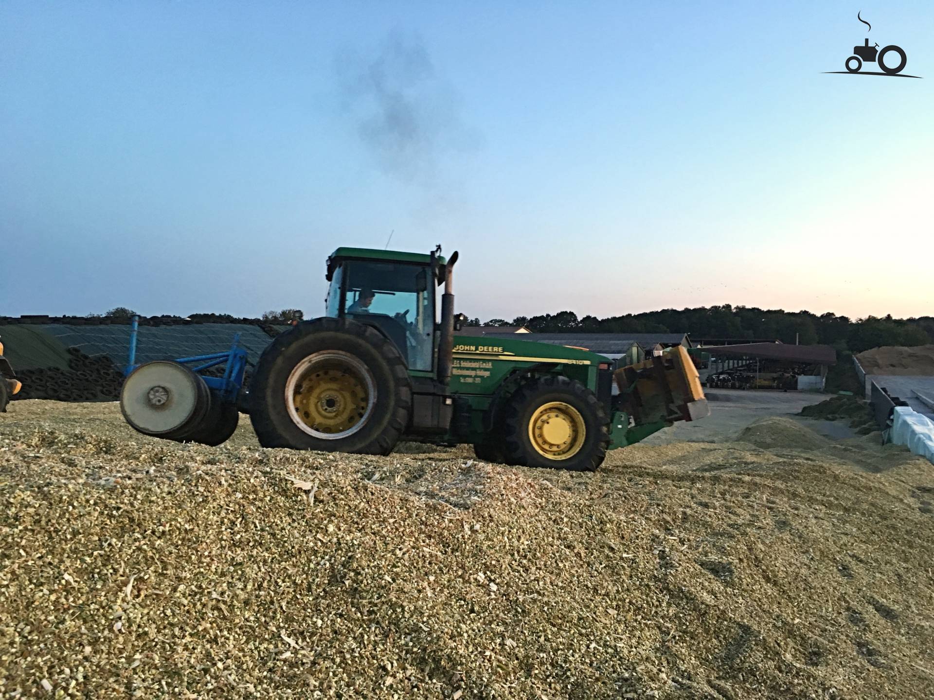 John Deere 8410 - Schweiz - Traktor foto #1189685