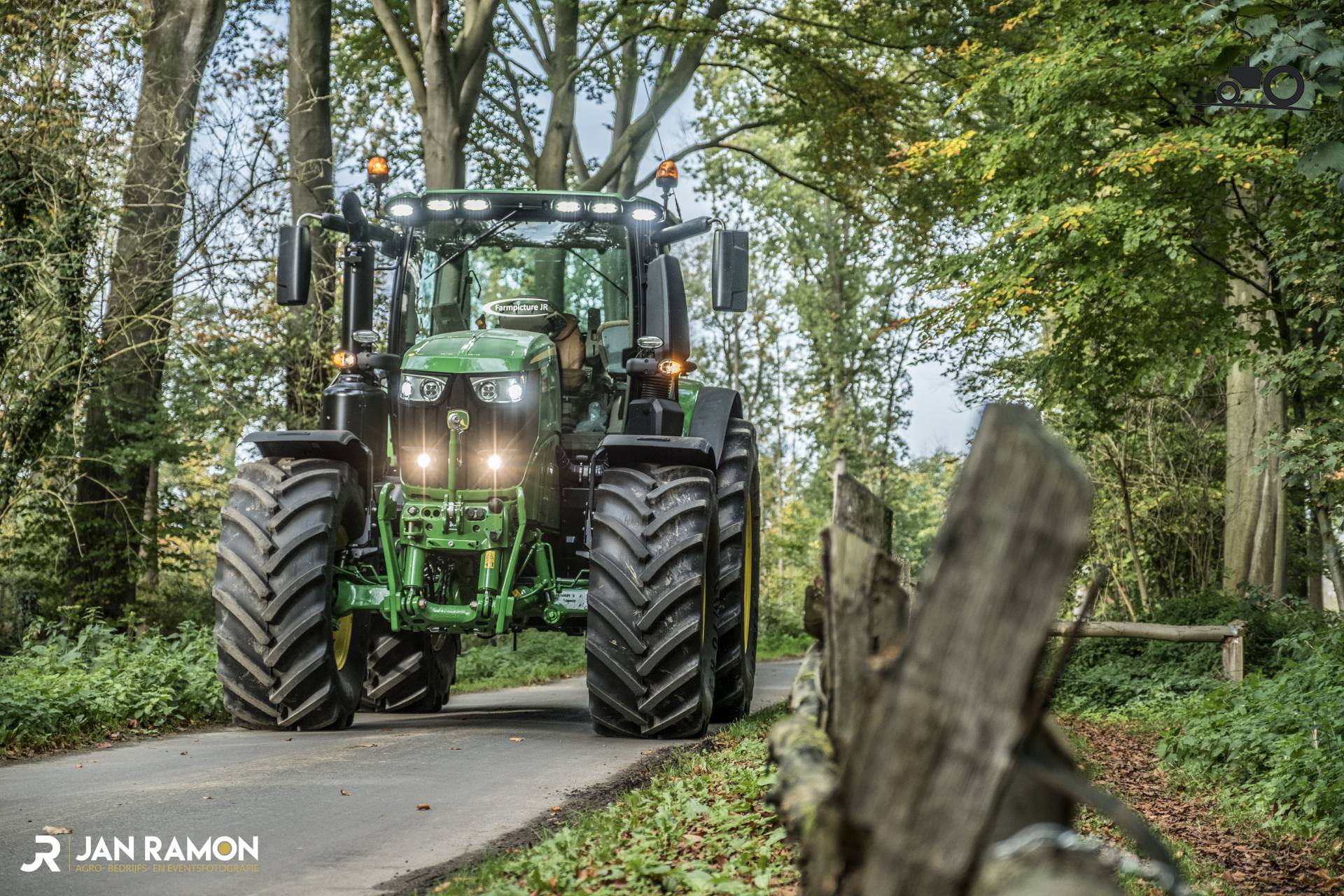 Foto John Deere 6230R #1198459