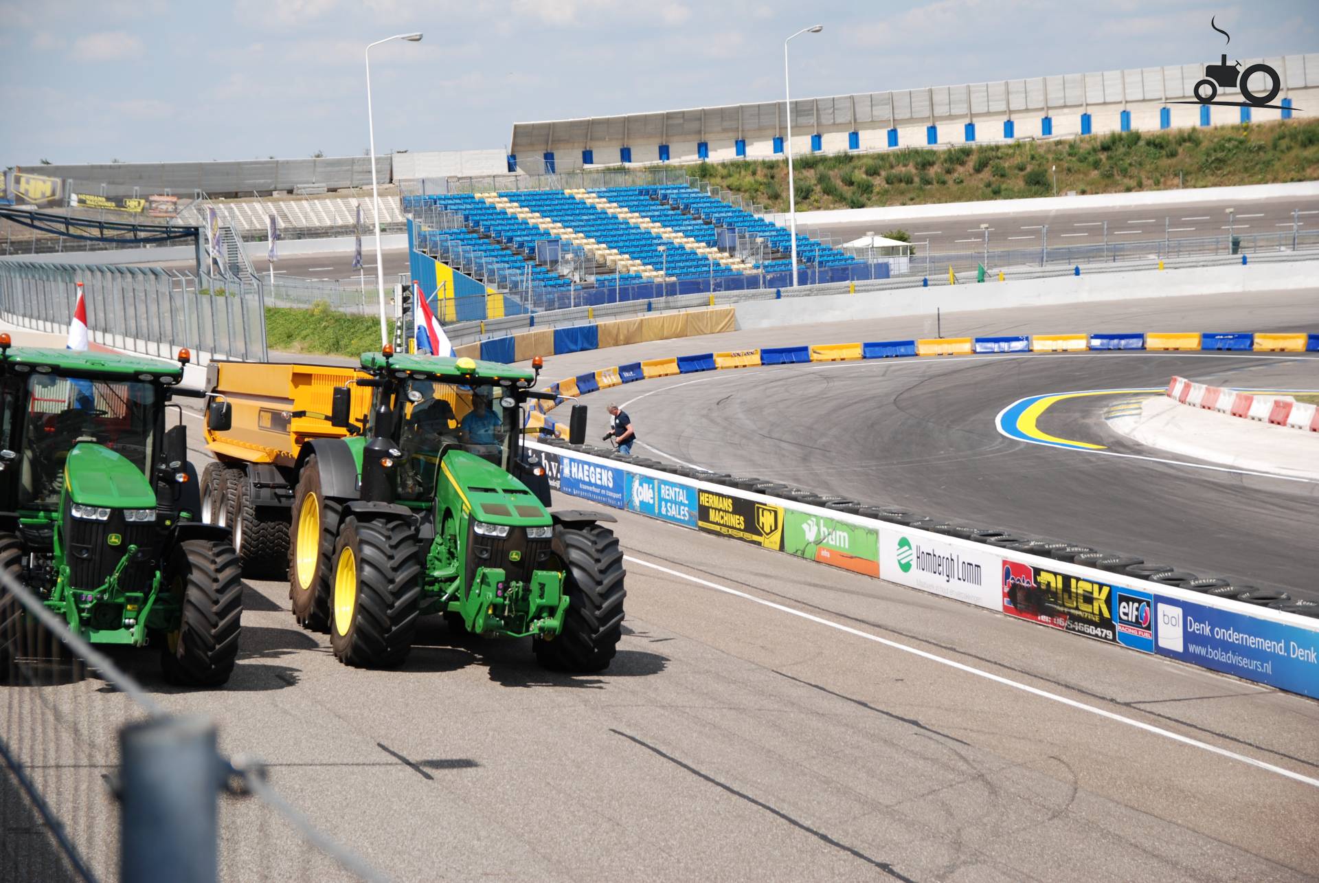 Foto John Deere 8400R #1241277