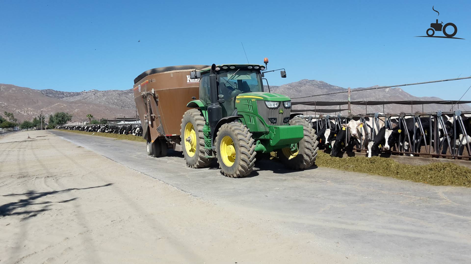 Foto John Deere 6215R #1250852