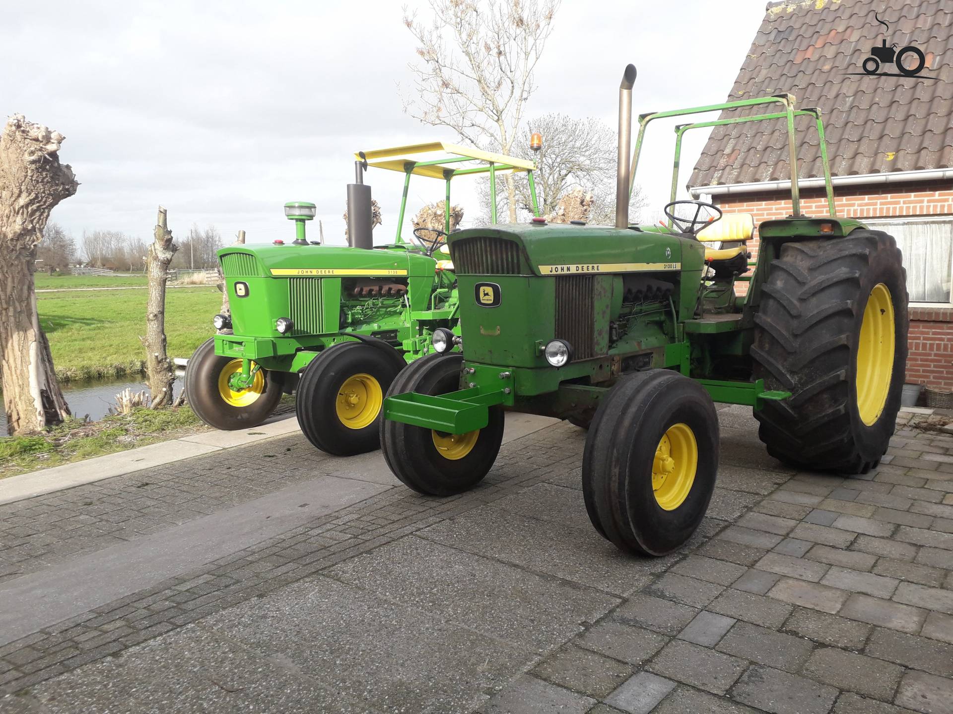 Foto John Deere 3130 #1307554