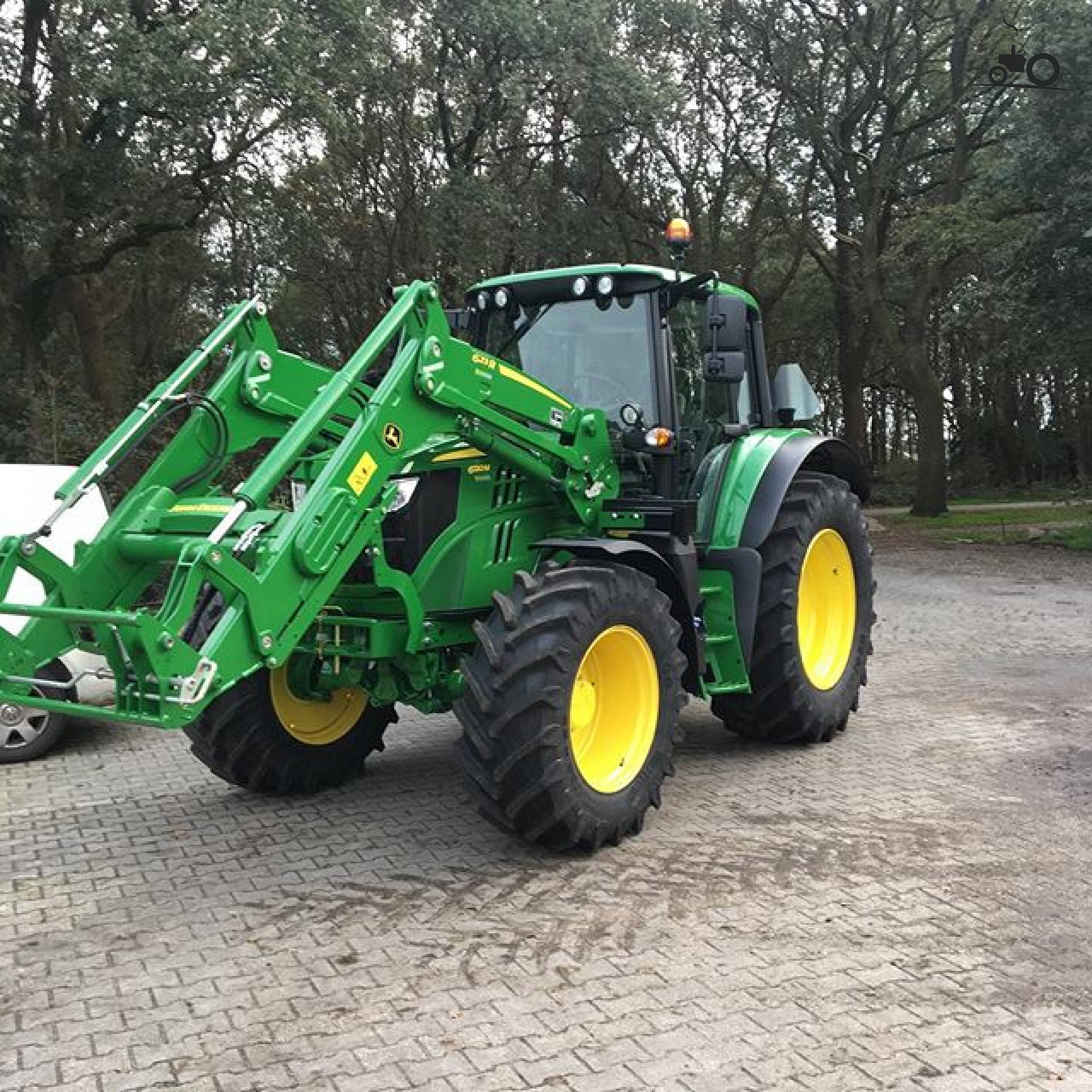 Foto John Deere 6120M #1323866