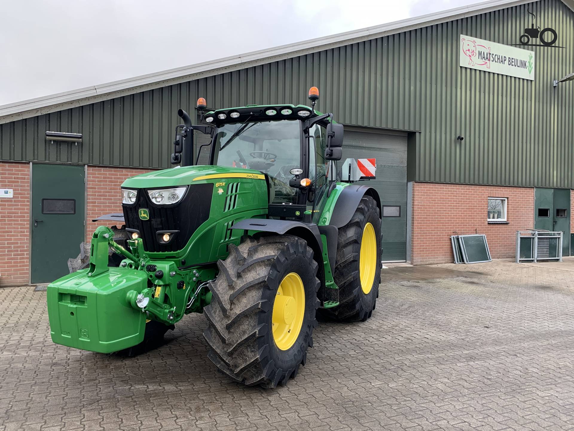 Foto John Deere 6175R van Maatschap Beulink
