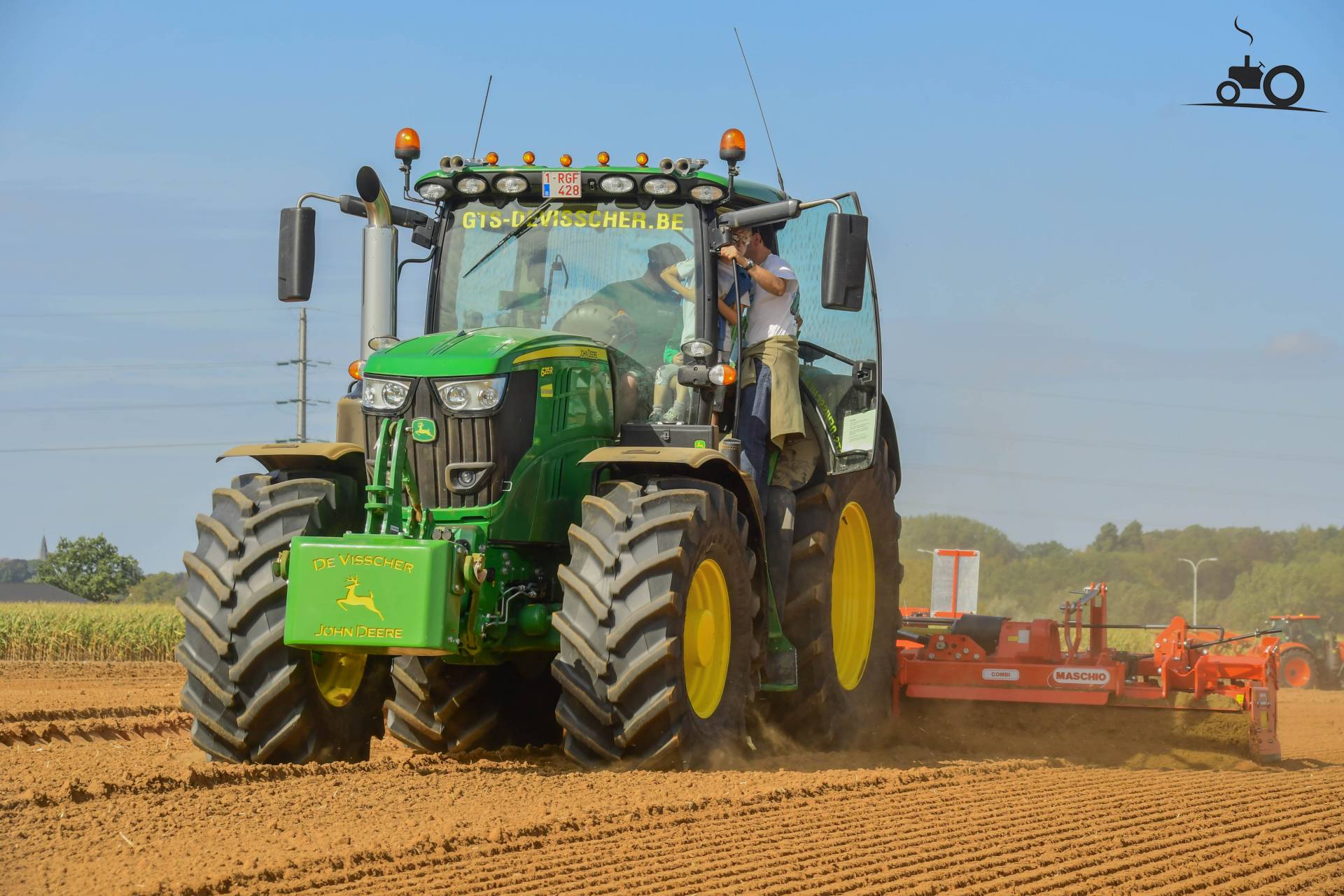 Foto John Deere 6215R #1330373
