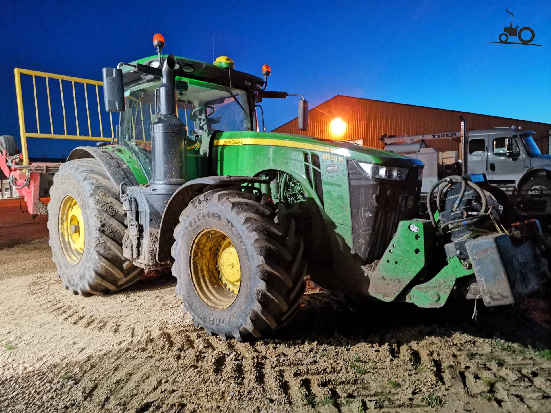 Foto John Deere 8320 #1331485
