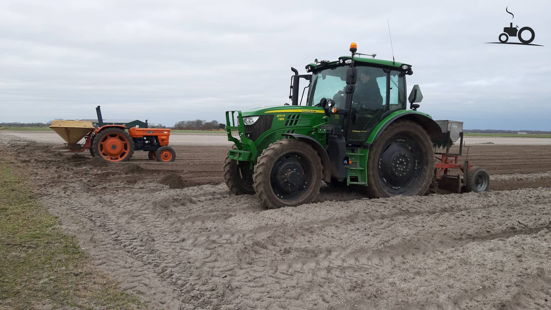 Foto John Deere 6110R #1340389