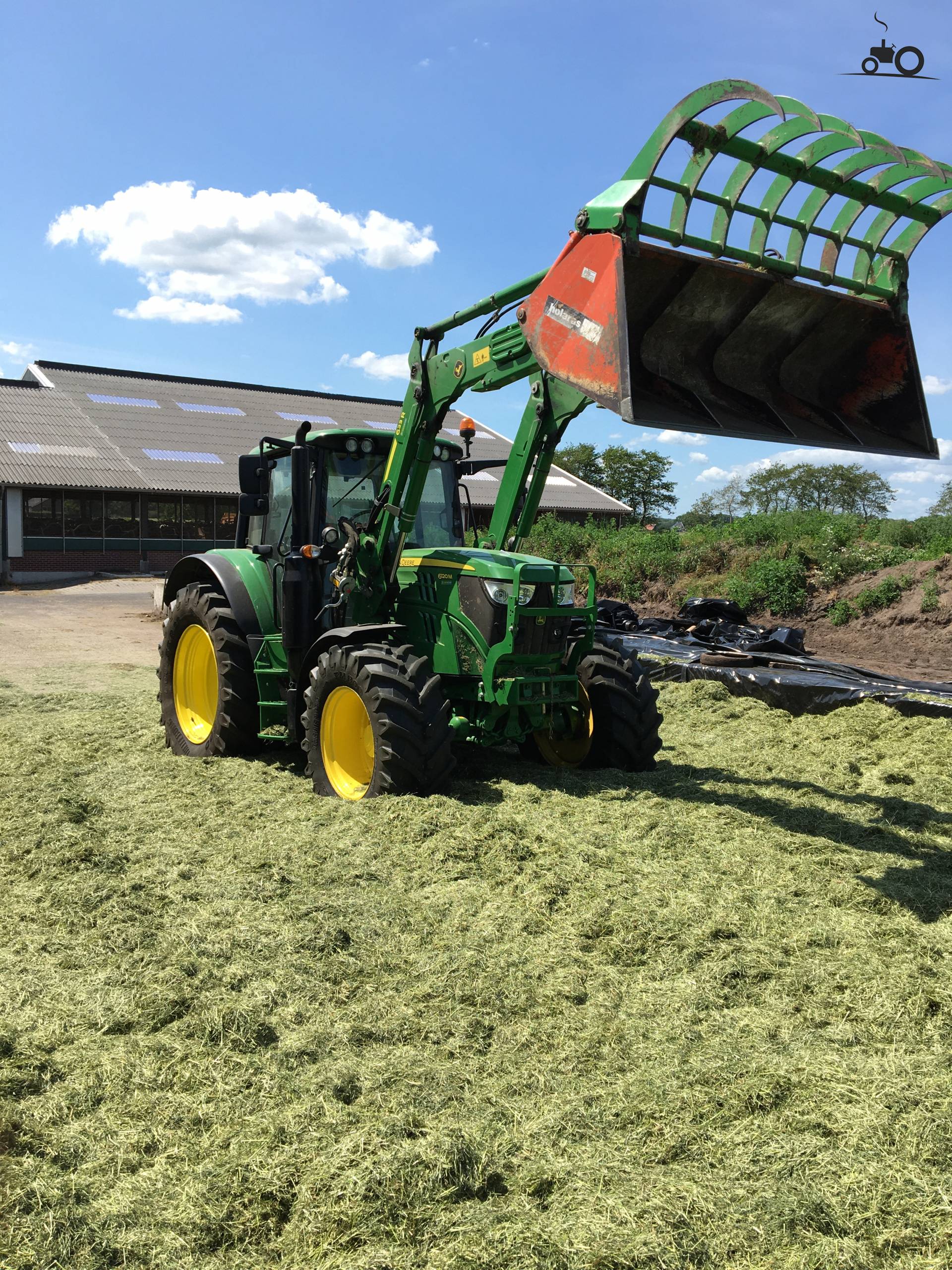 Foto John Deere 6120M #1357173