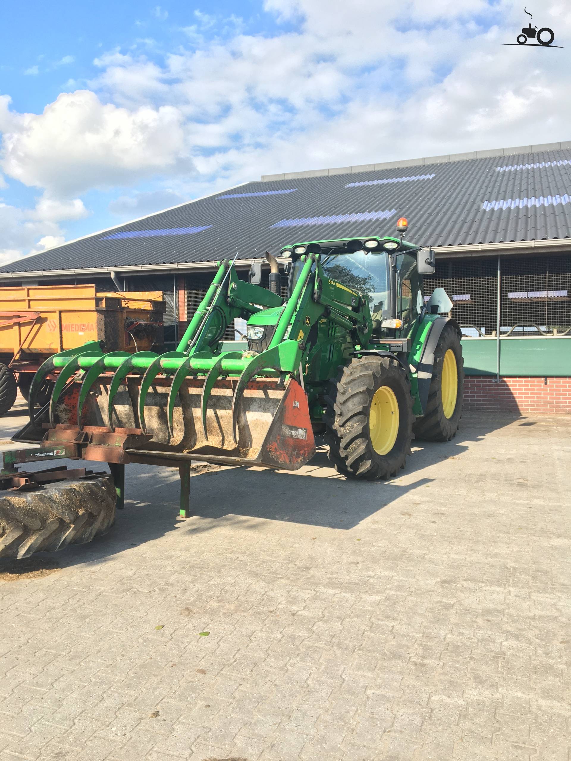 Foto John Deere 6125R #1358534