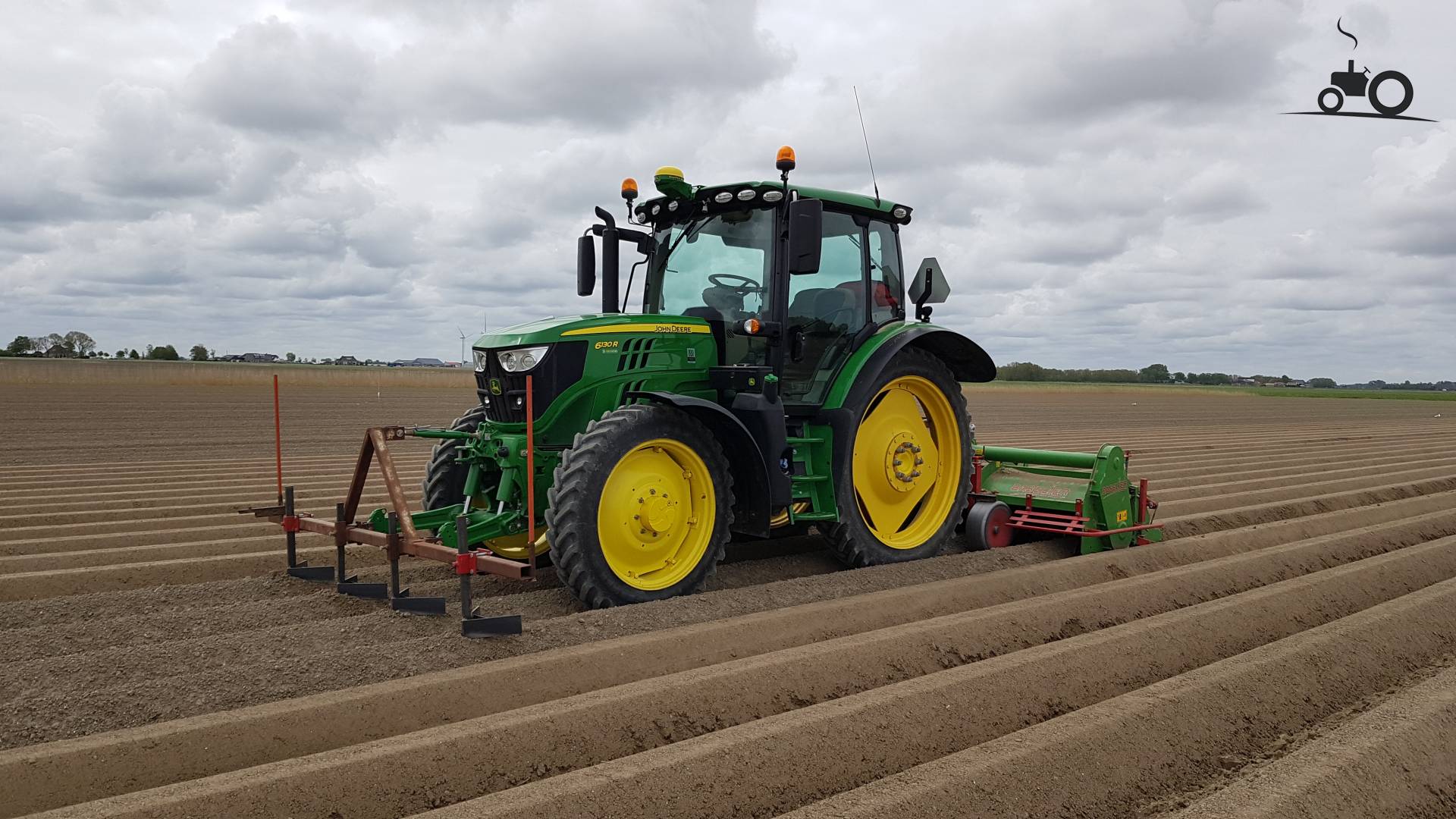Foto John Deere 6130R #1392494