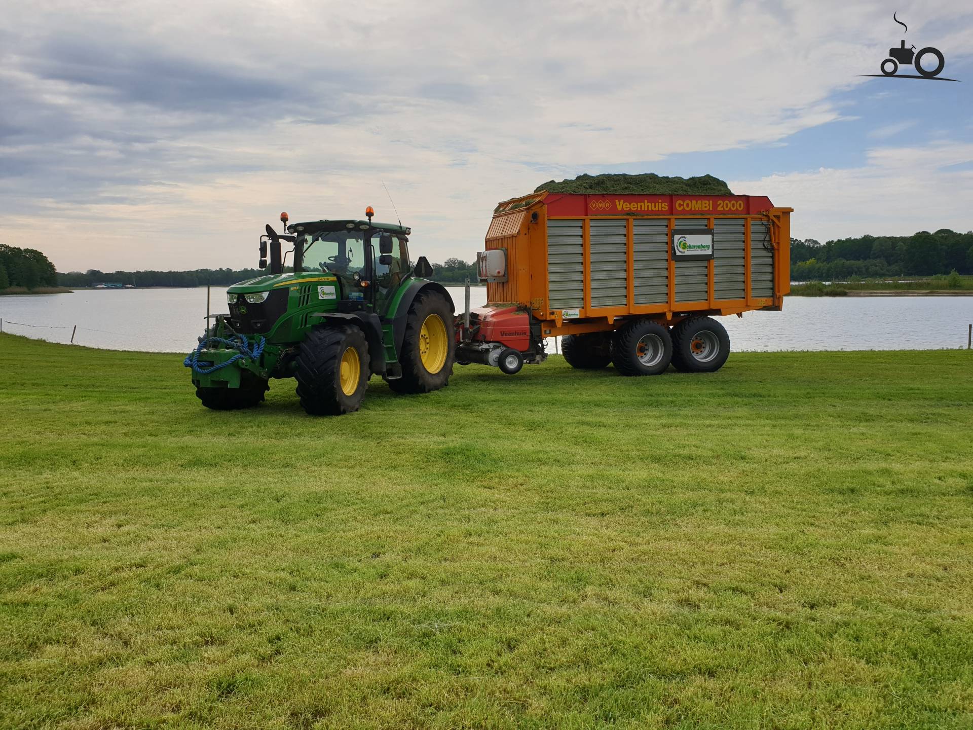 Foto John Deere 6215R #1420148