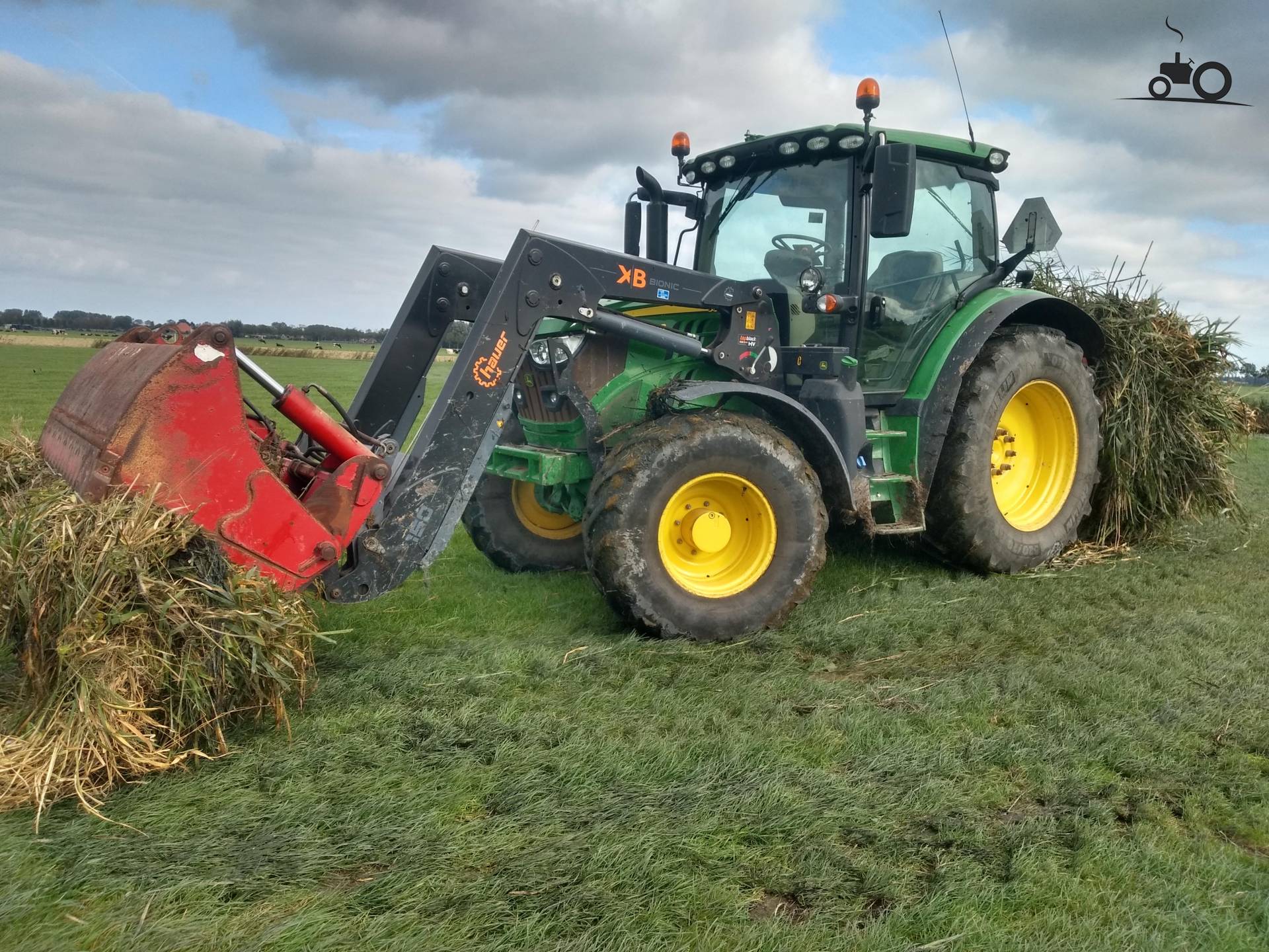 Foto John Deere 6130R #1440406