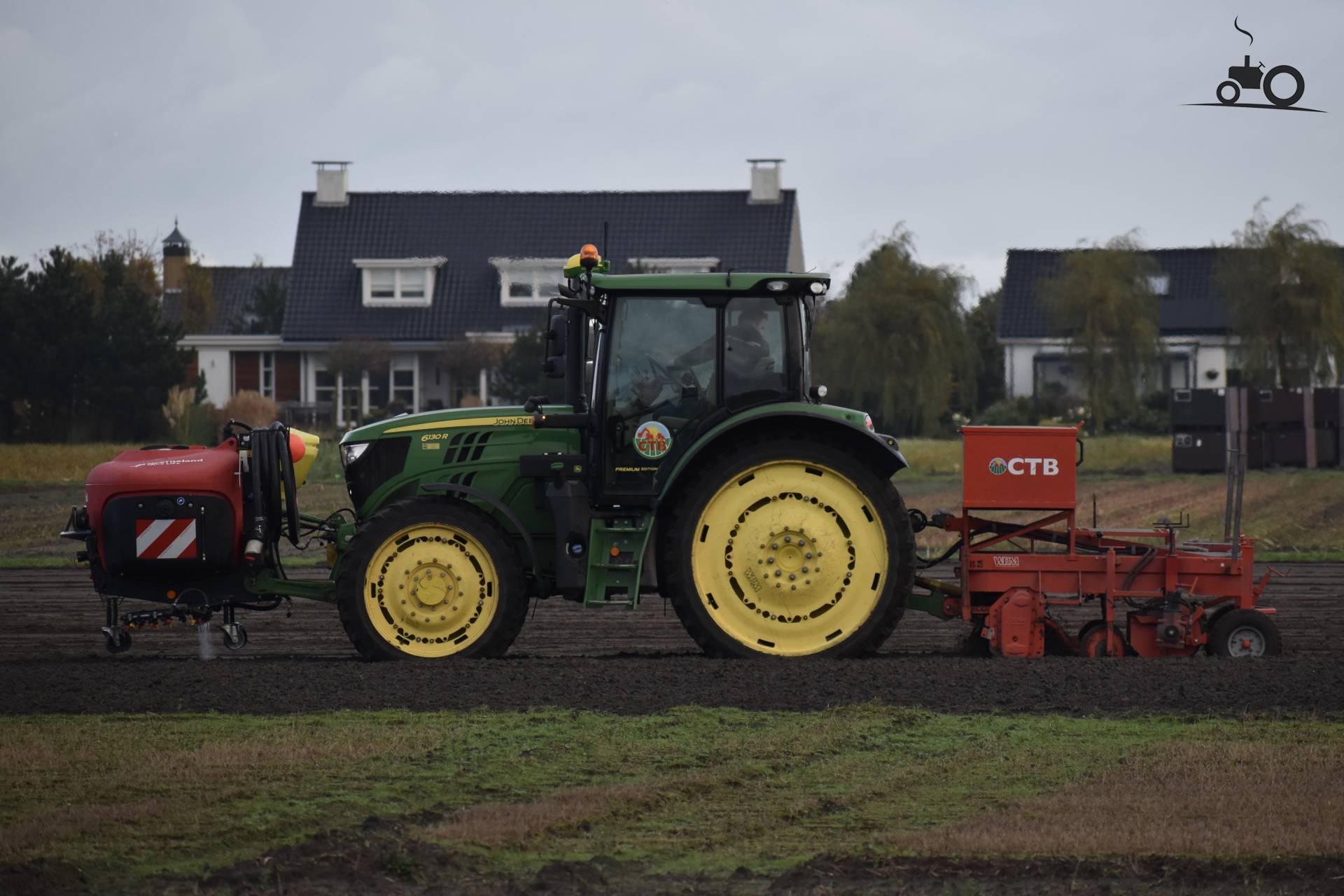 Foto John Deere 6130R #1445600