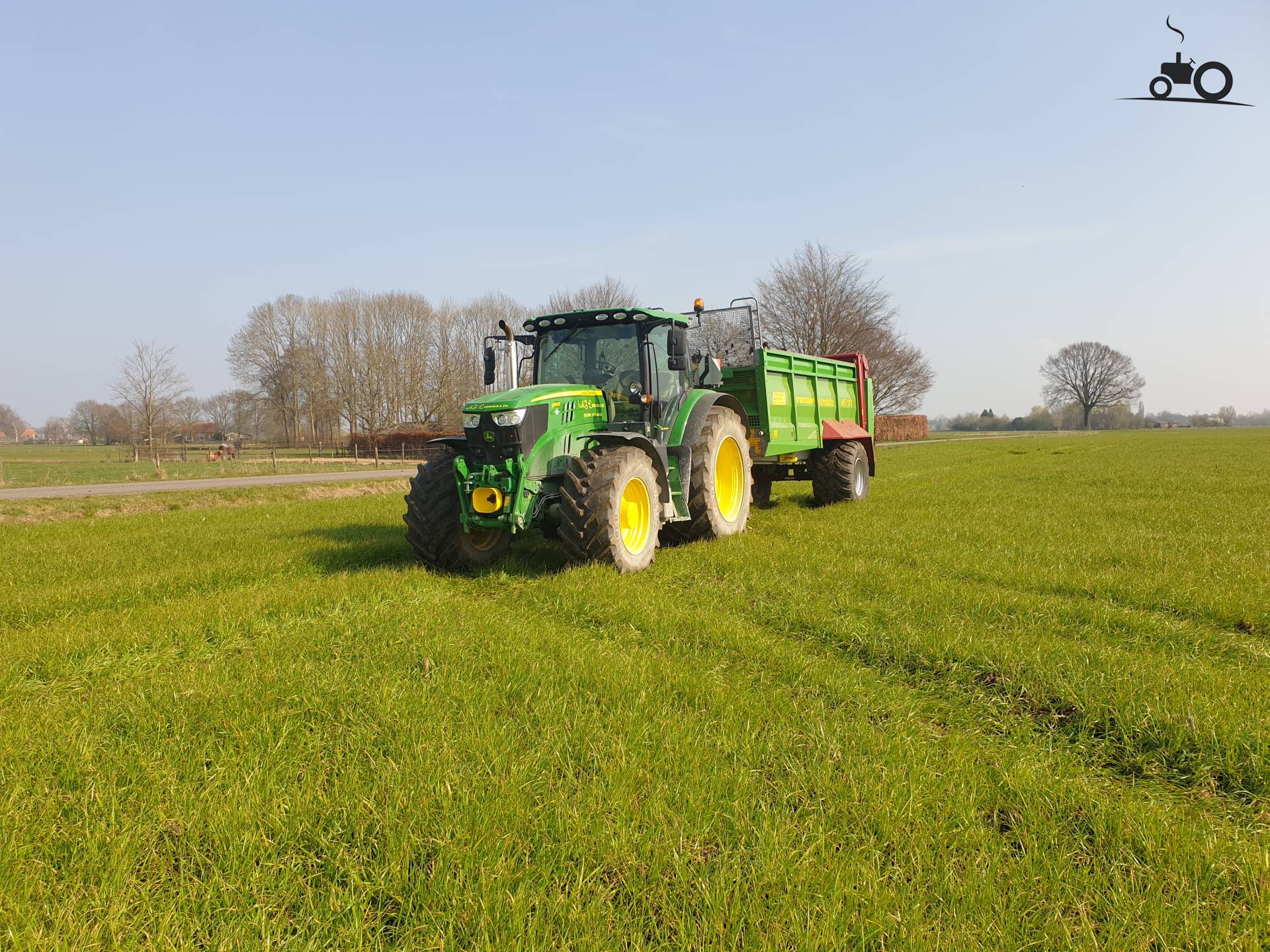 Foto John Deere 6155R van A.j. Looman & Zn.