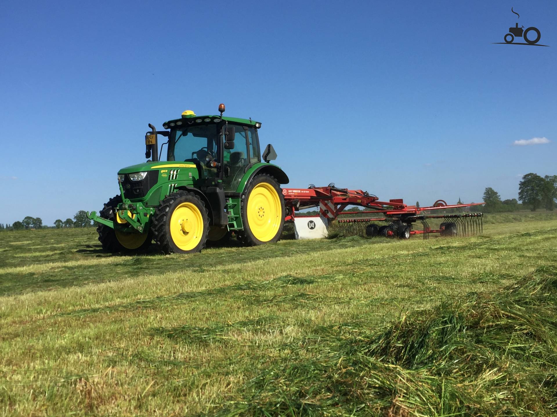 Foto John Deere 6110R #1470190