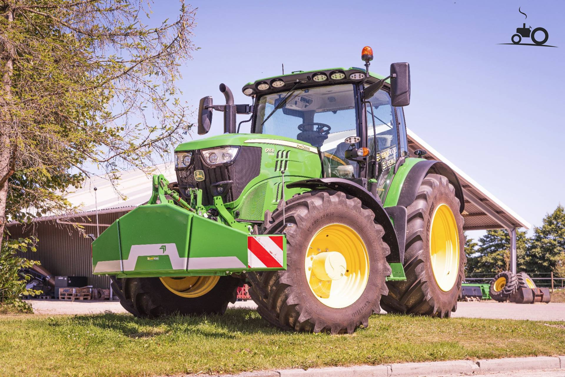 Foto John Deere 6155R van GroeNoord bv