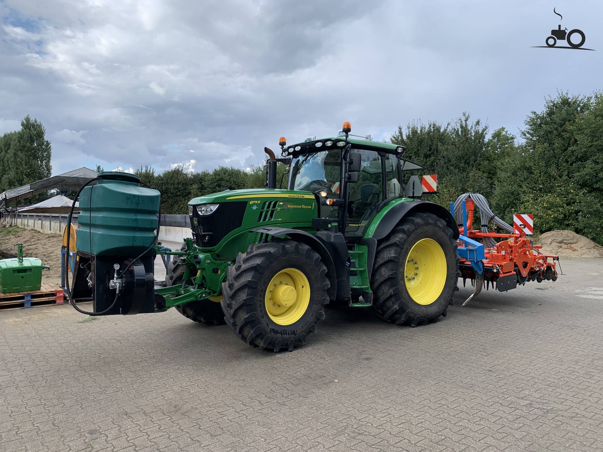 Foto John Deere 6175R #1489556