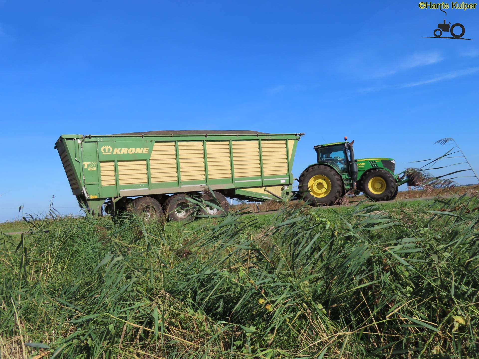 Foto John Deere 6195R van Jansen
