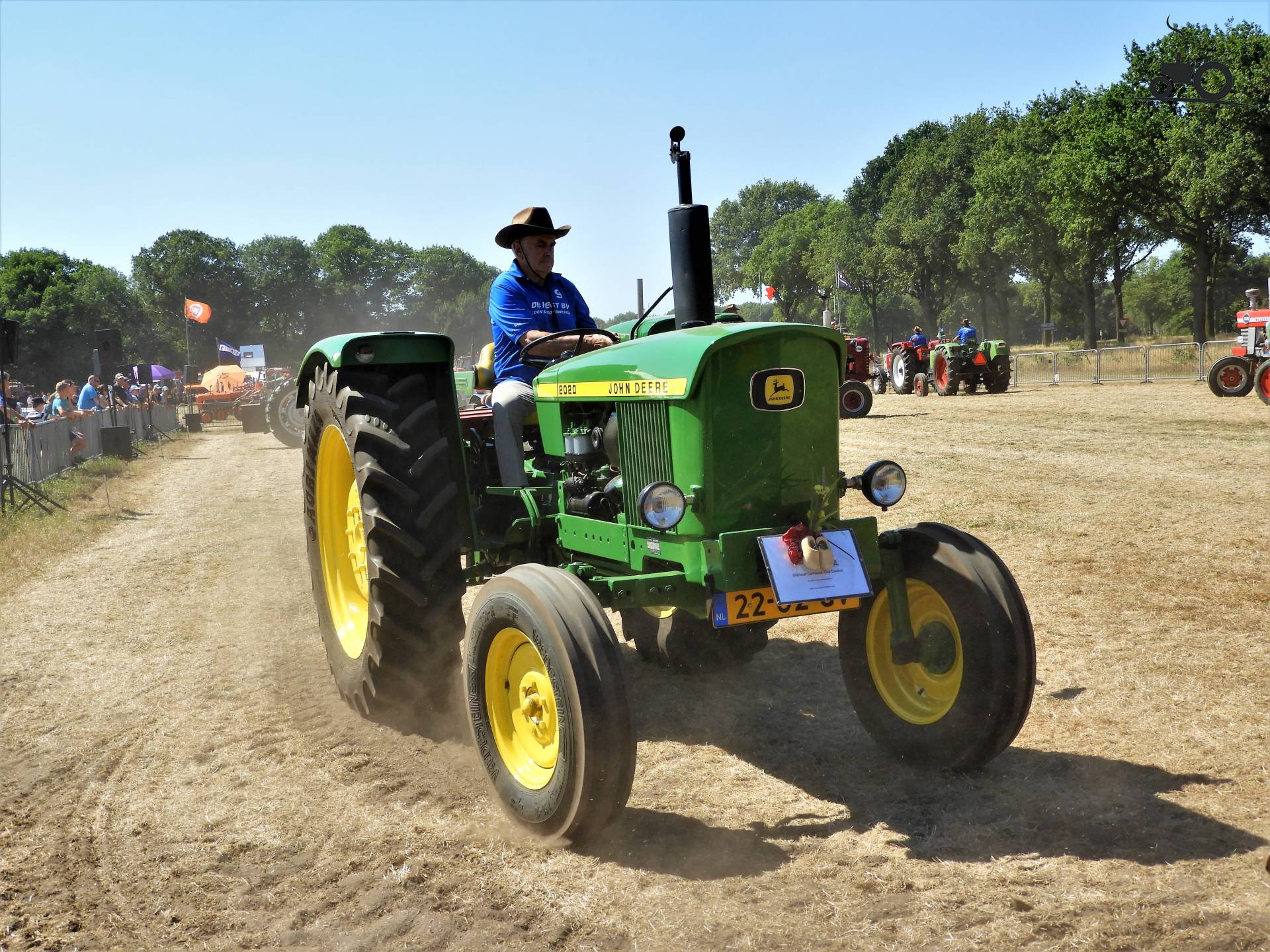 Foto John Deere 2020 #1506269