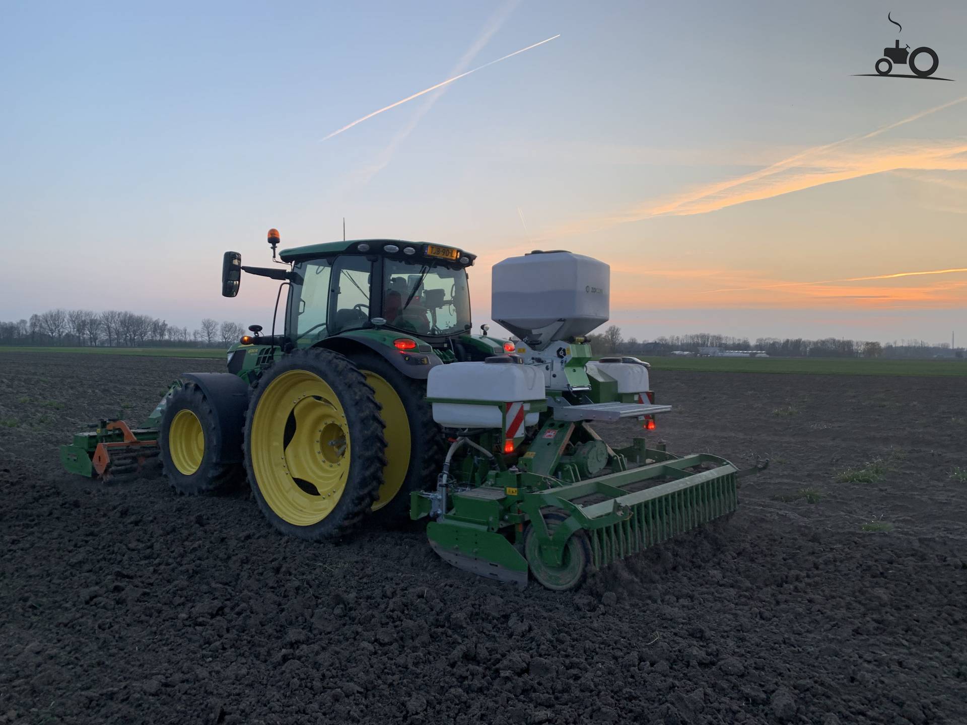 Foto John Deere 6130R #1514519