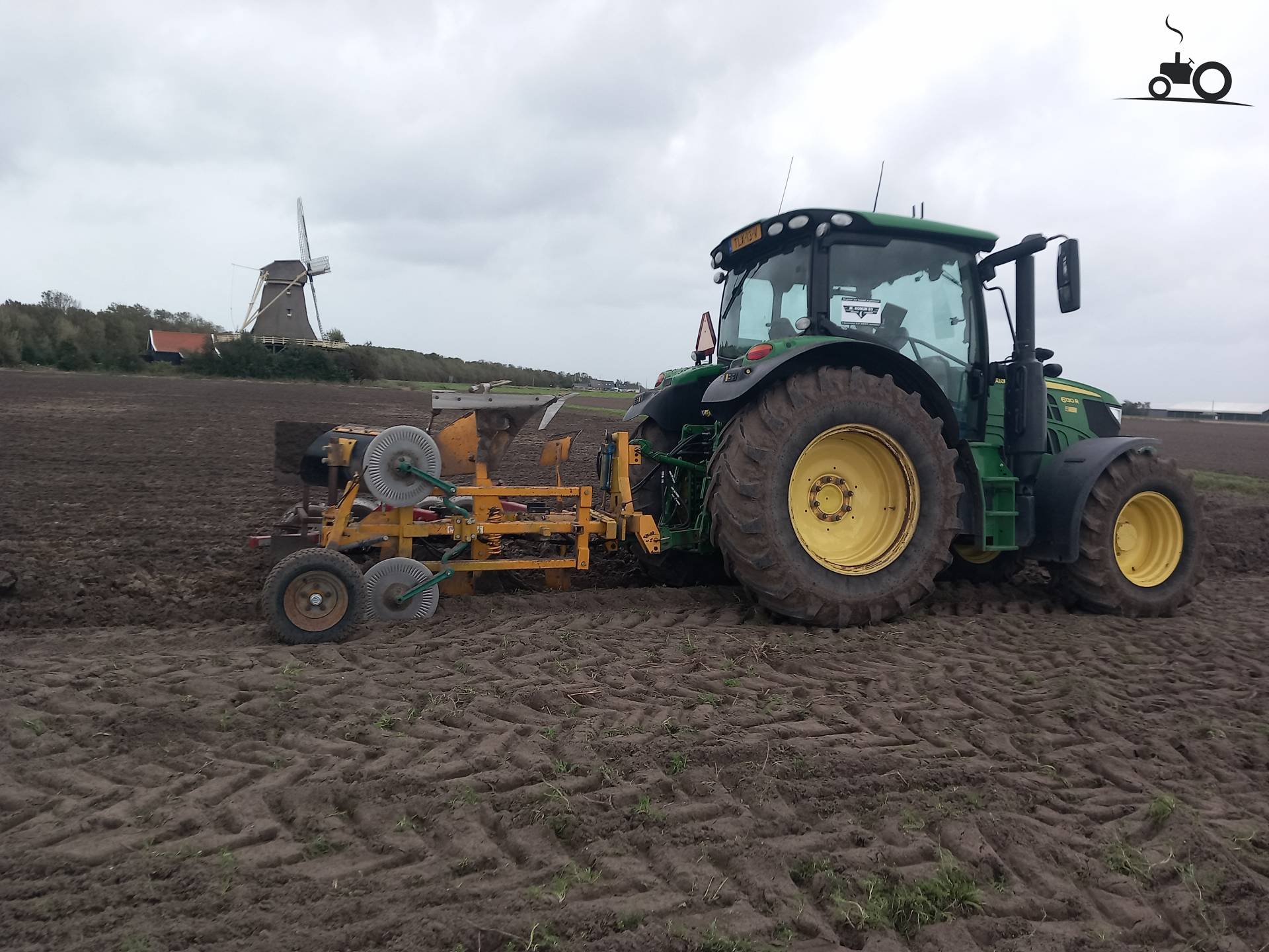 Foto John Deere 6130R #1540177