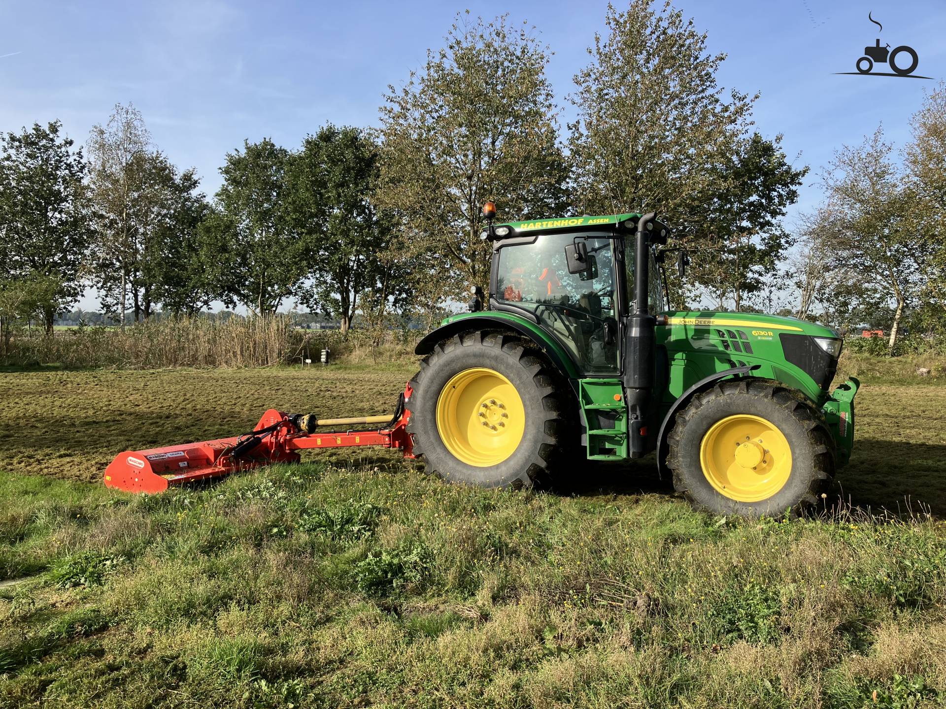 Foto John Deere 6130R van Gebr. Hartenhof BV