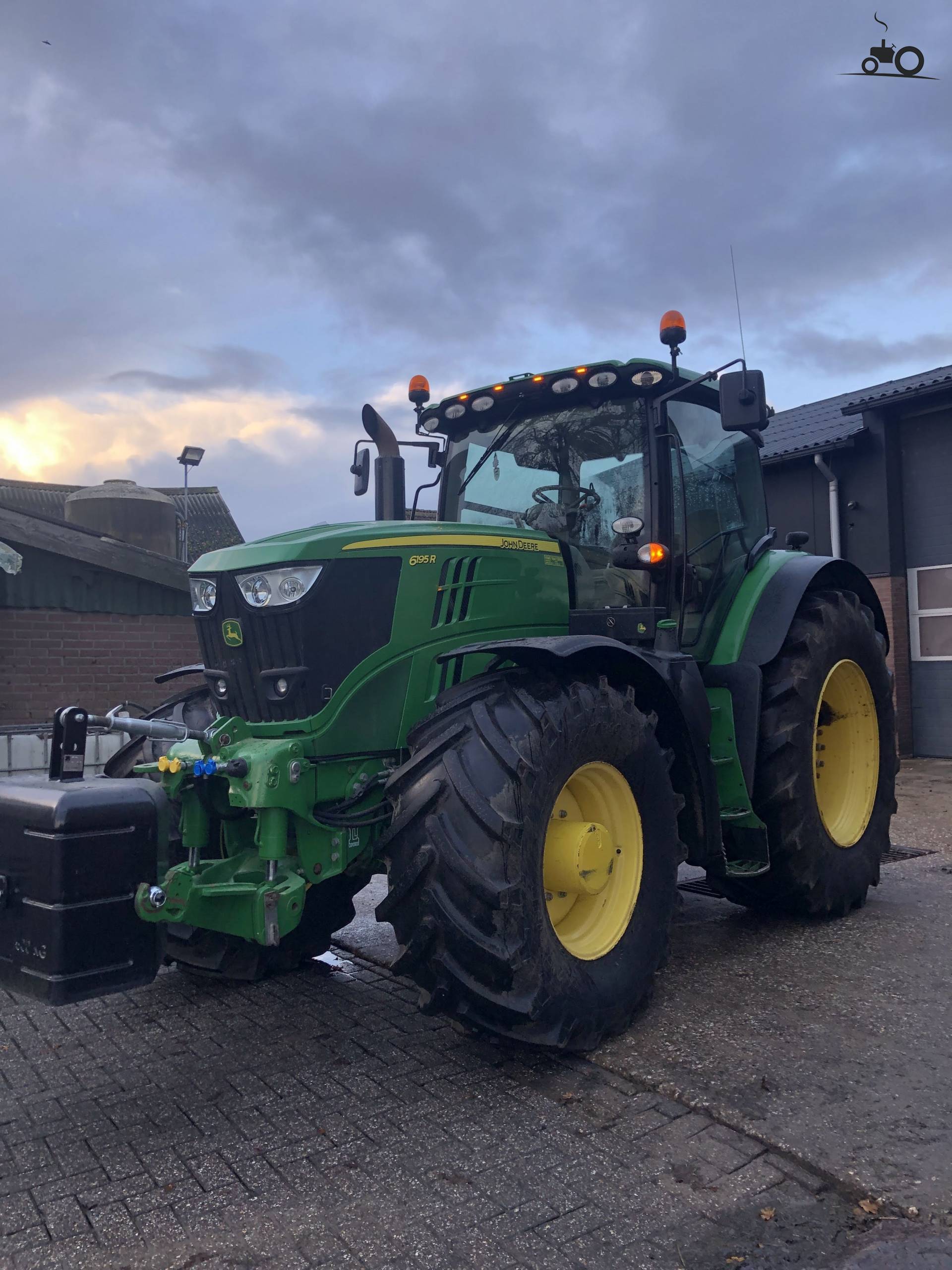 Foto John Deere 6195R van Loonbedrijf lamberink