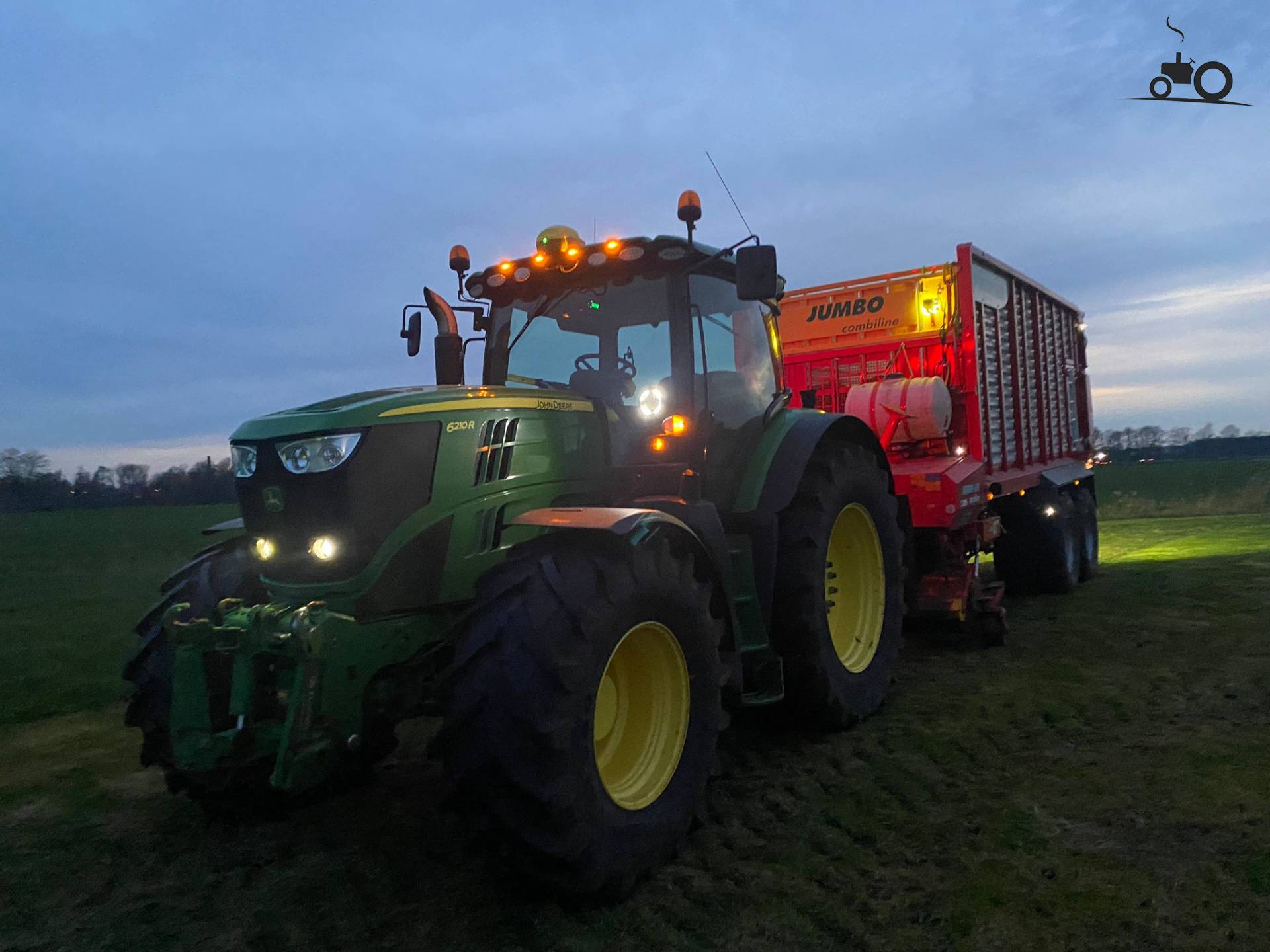 Foto John Deere 6210R van Loonbedrijf lamberink