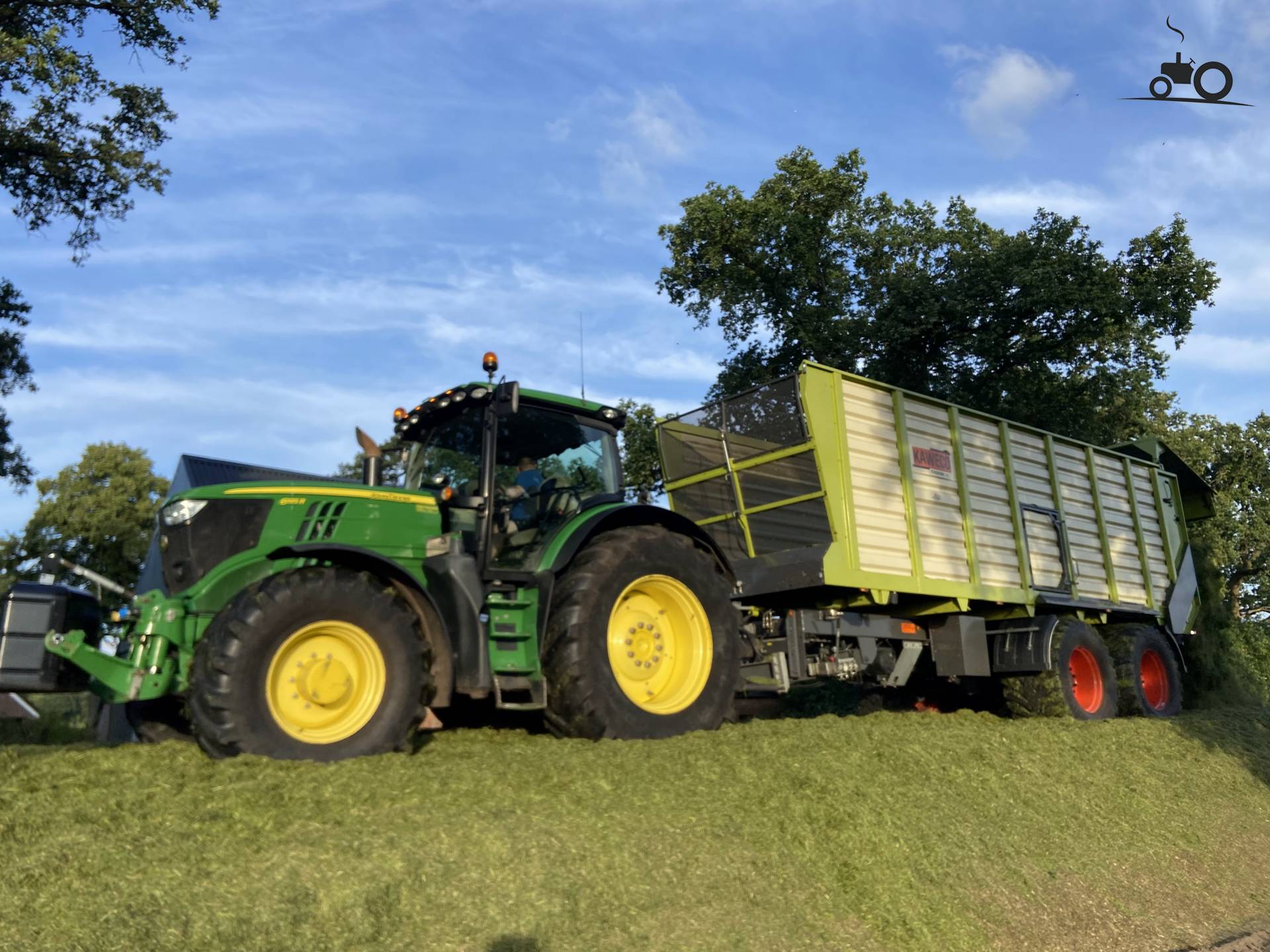 Foto John Deere 6195R van Loonbedrijf lamberink