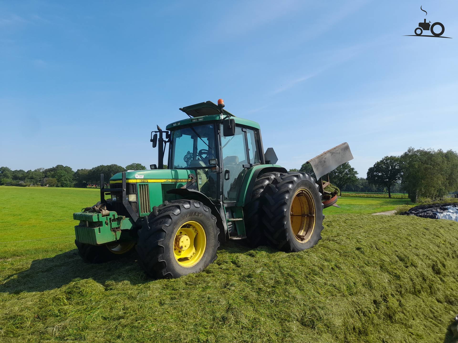 Foto John Deere 6110 #1577496