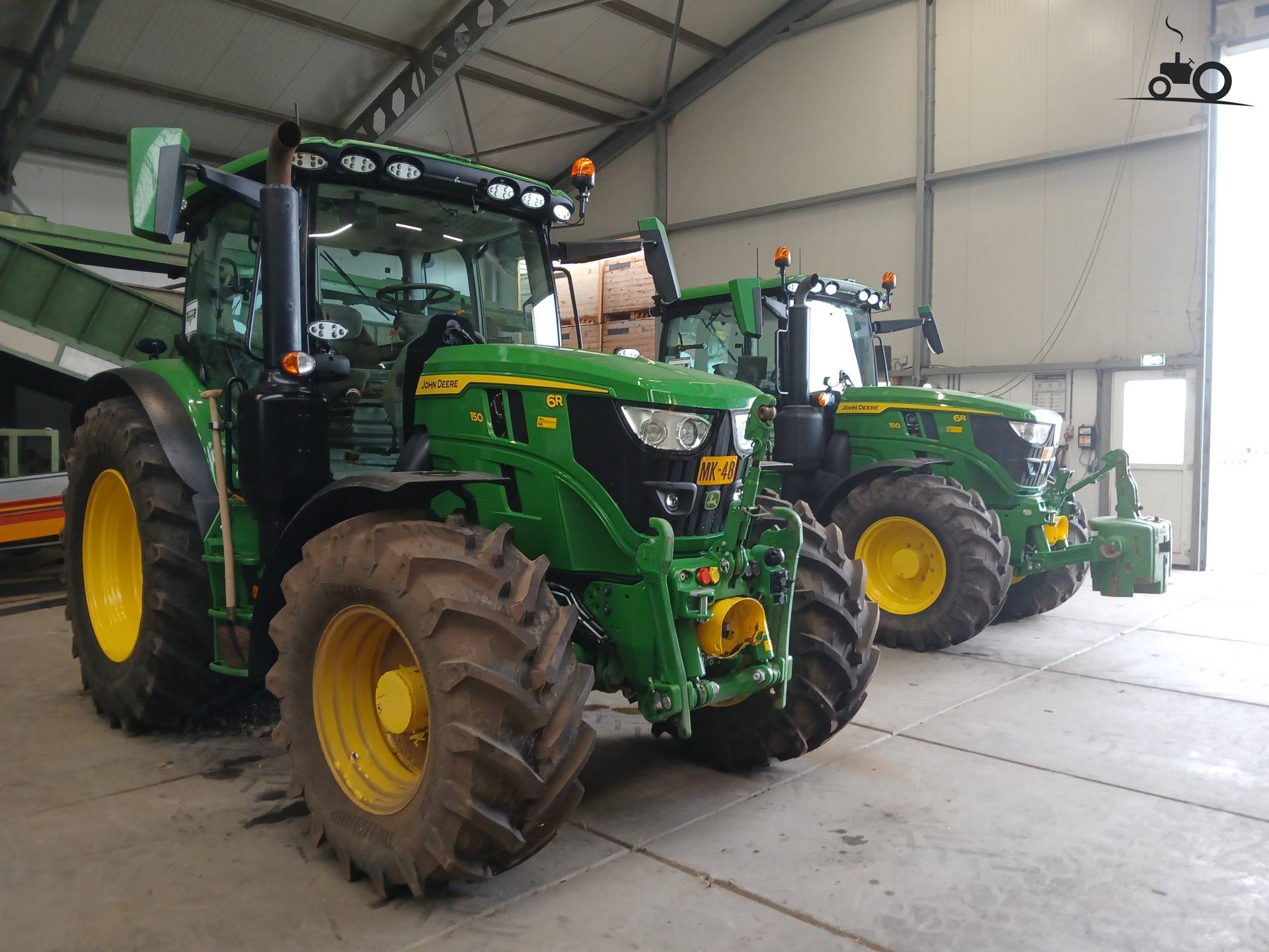 "hele dag op z’n knieën dan moeten ze wel een keer..." — Steven Bomers