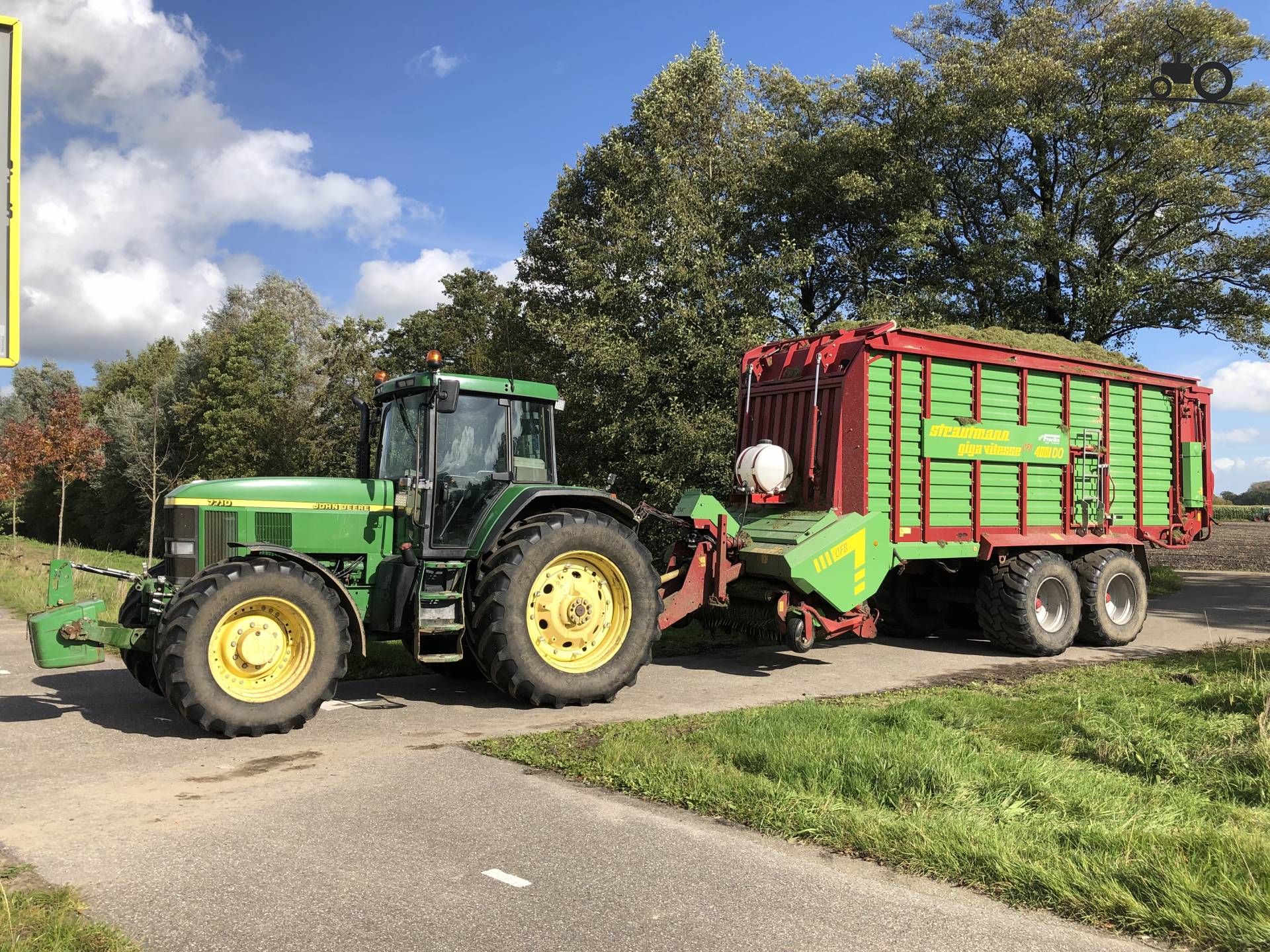 John Deere 7710