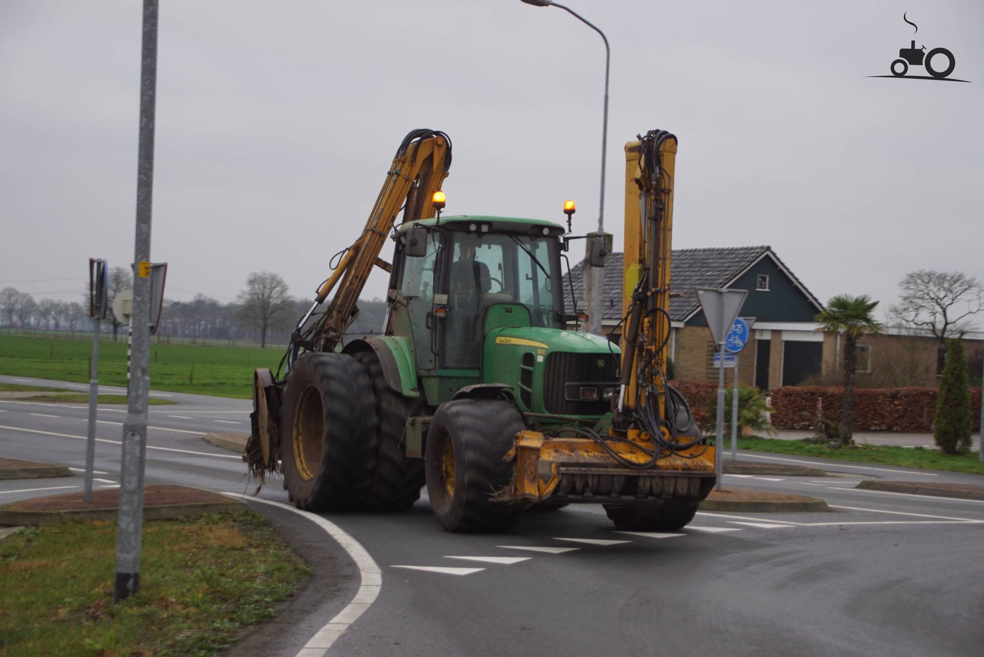 John Deere 6630