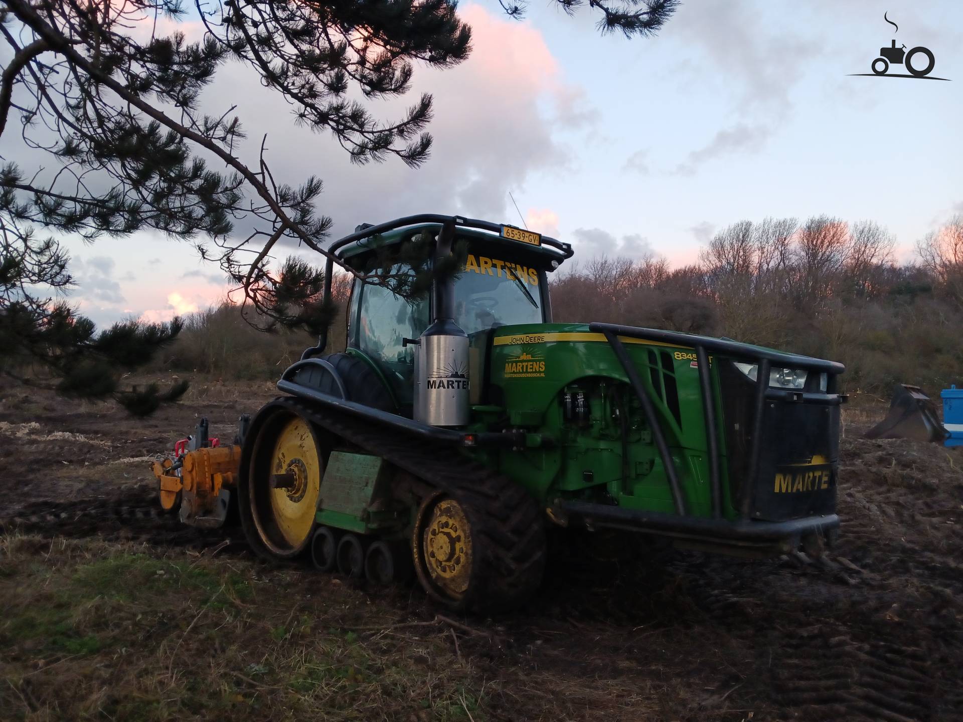 John Deere 8345RT met bosfrees.