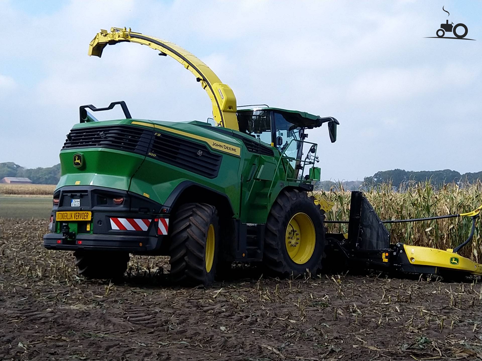 John Deere F9 500