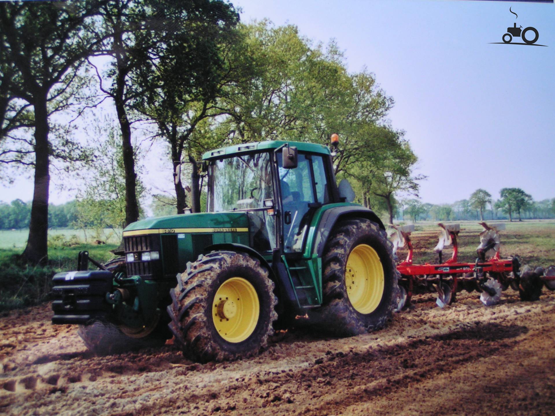 John Deere 6810