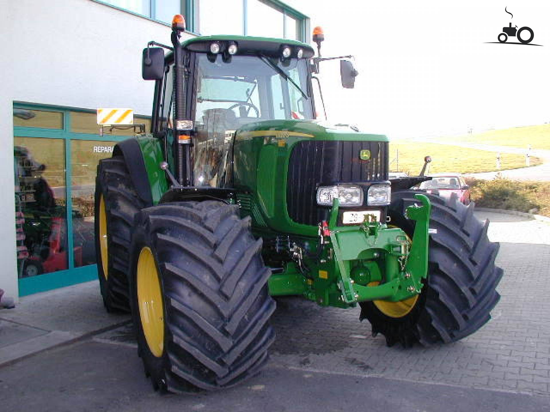 John Deere 6920