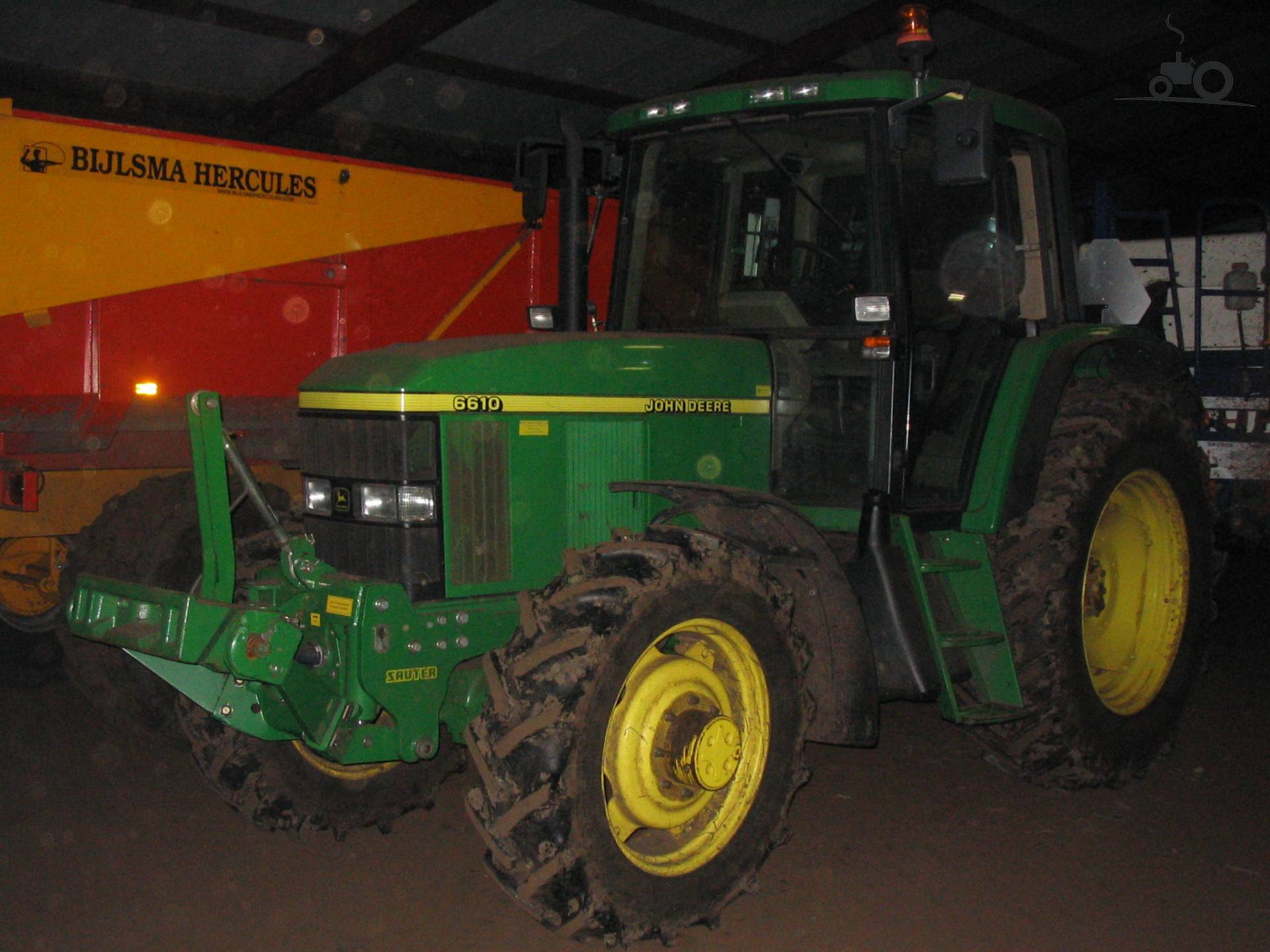 John Deere 6610