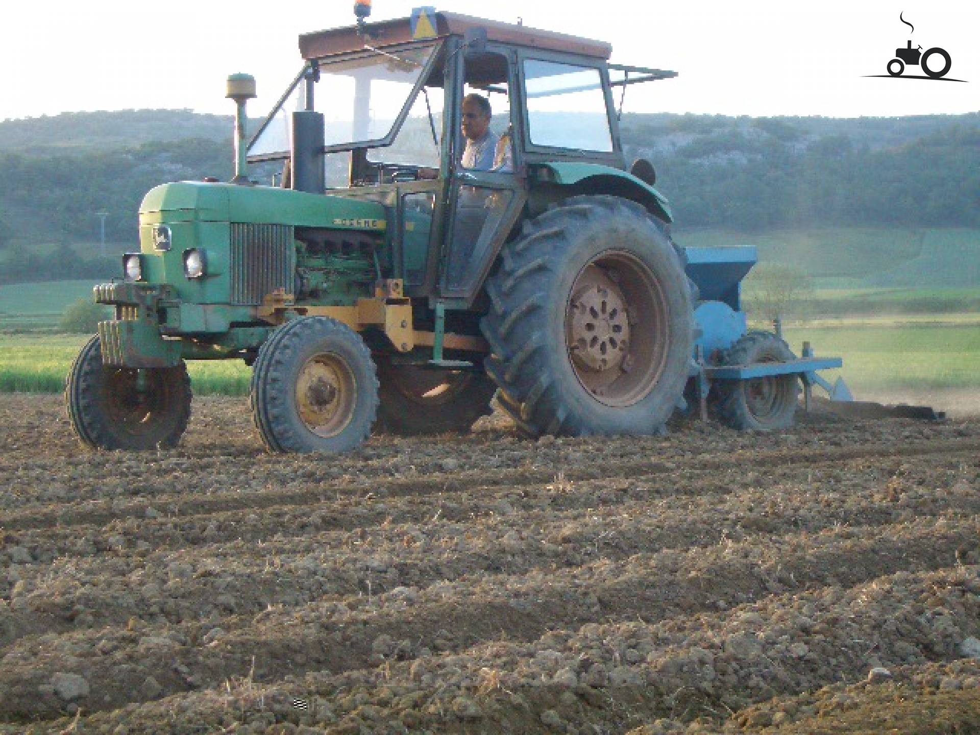 John Deere 2140