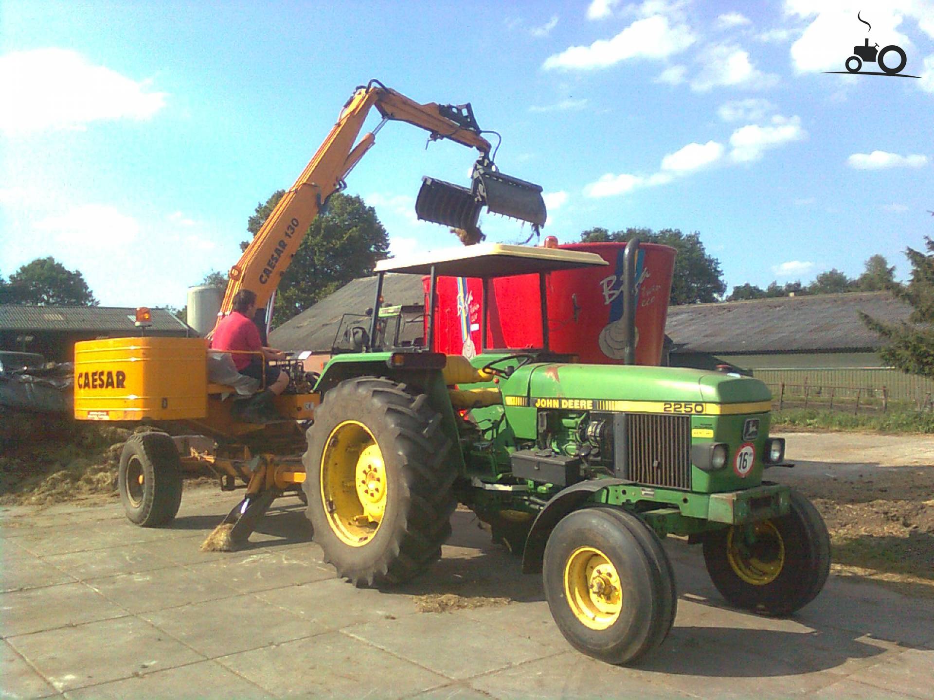 Foto John Deere 2250 #377059