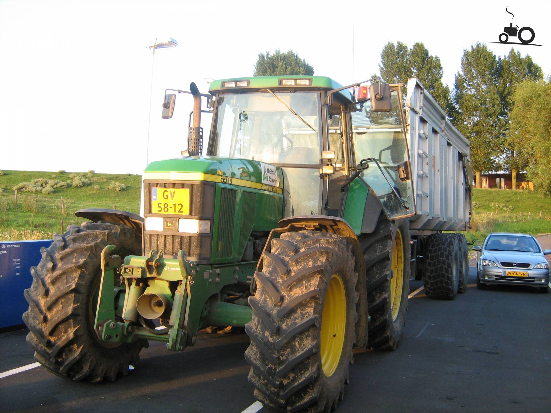 John Deere 7710