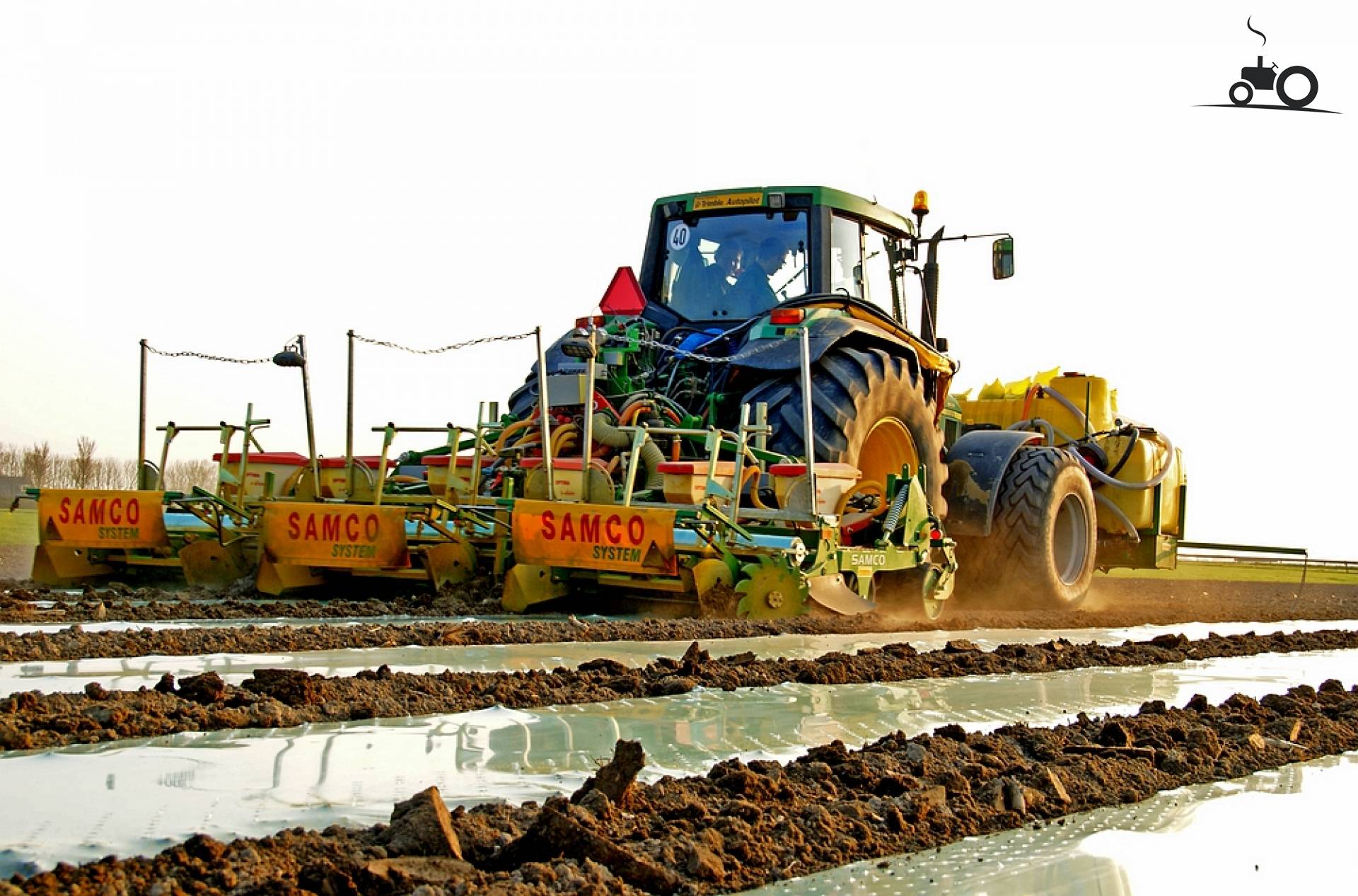 John Deere 6810