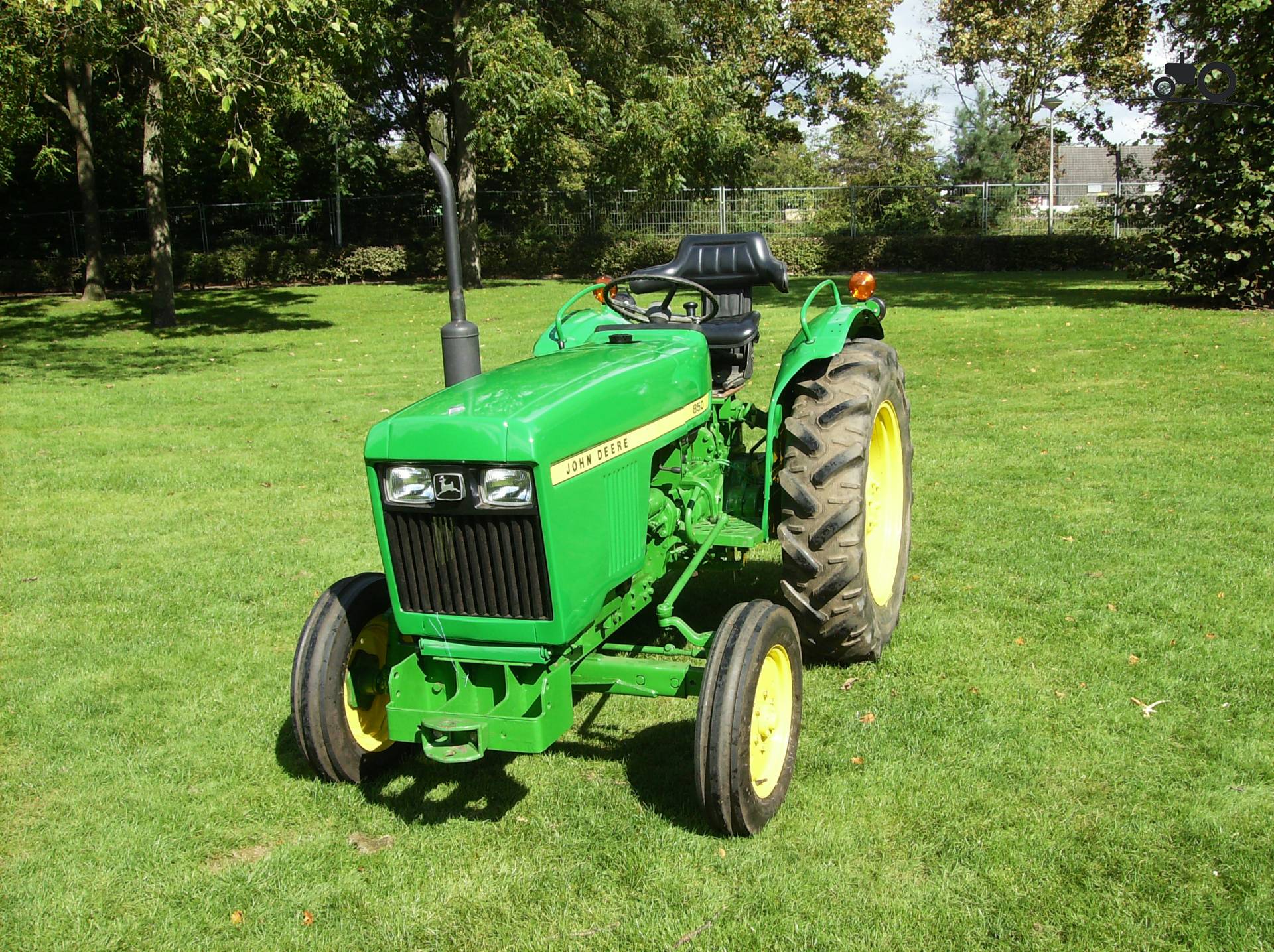 John Deere 850 - United Kingdom - Tractor picture #542452