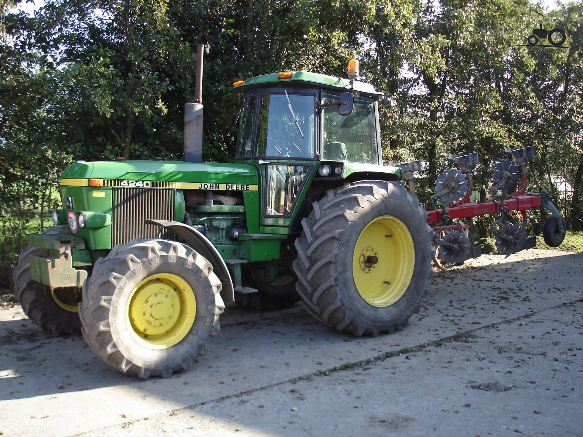 Foto John Deere 4240 #585705