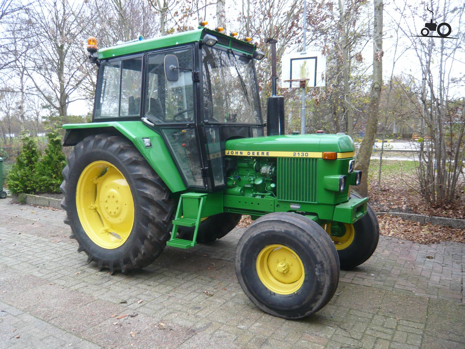Foto John Deere 2130 #589337