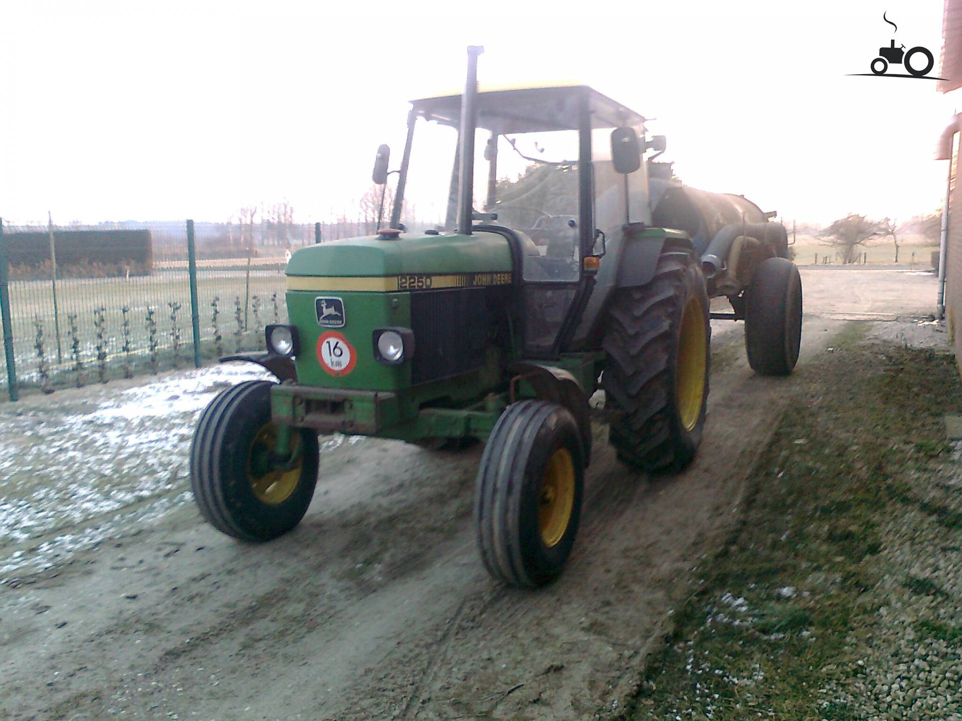 Foto John Deere 2250 #596415
