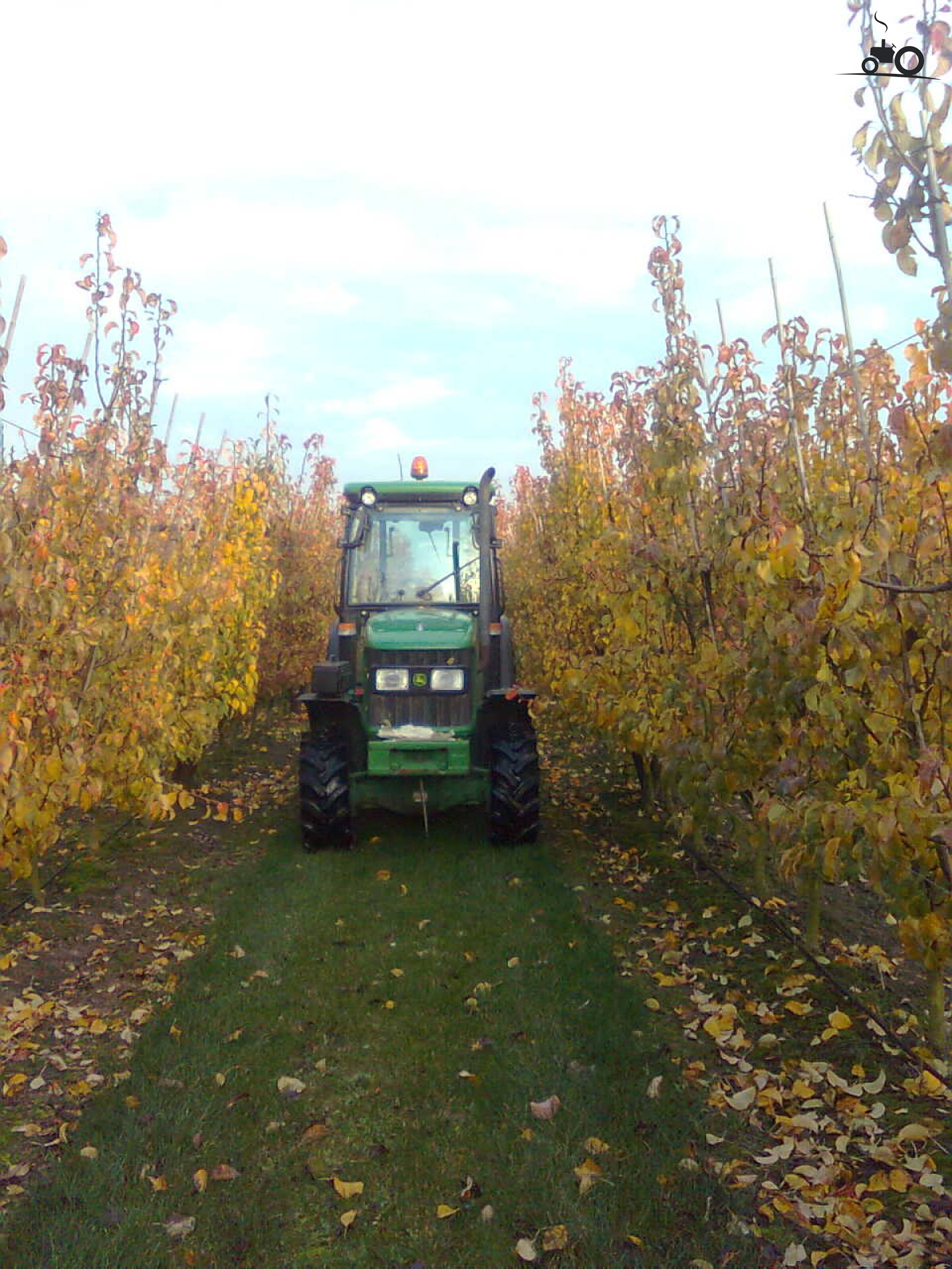 Foto John Deere 5515 van Hoondert VOF