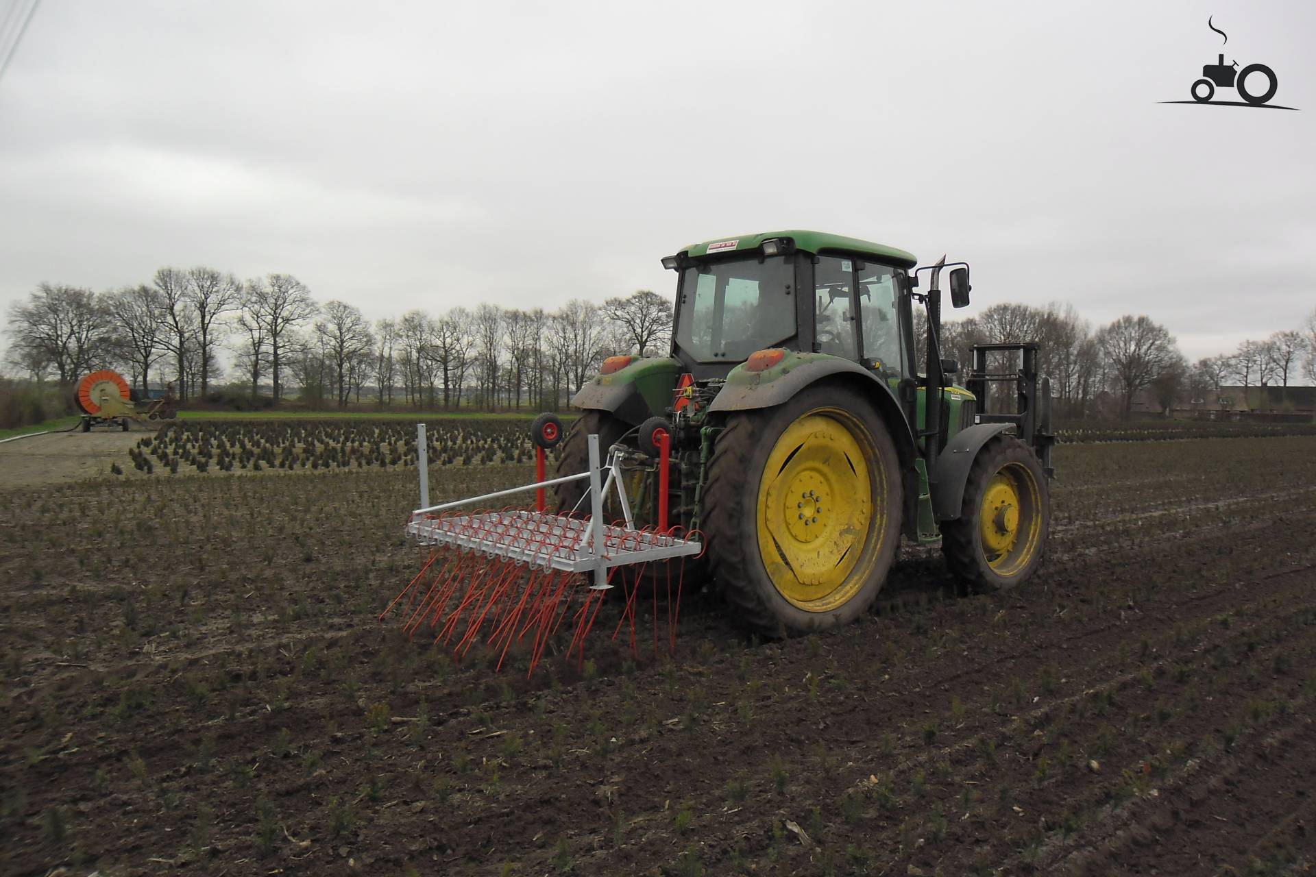 Foto John Deere 6120SE #615372