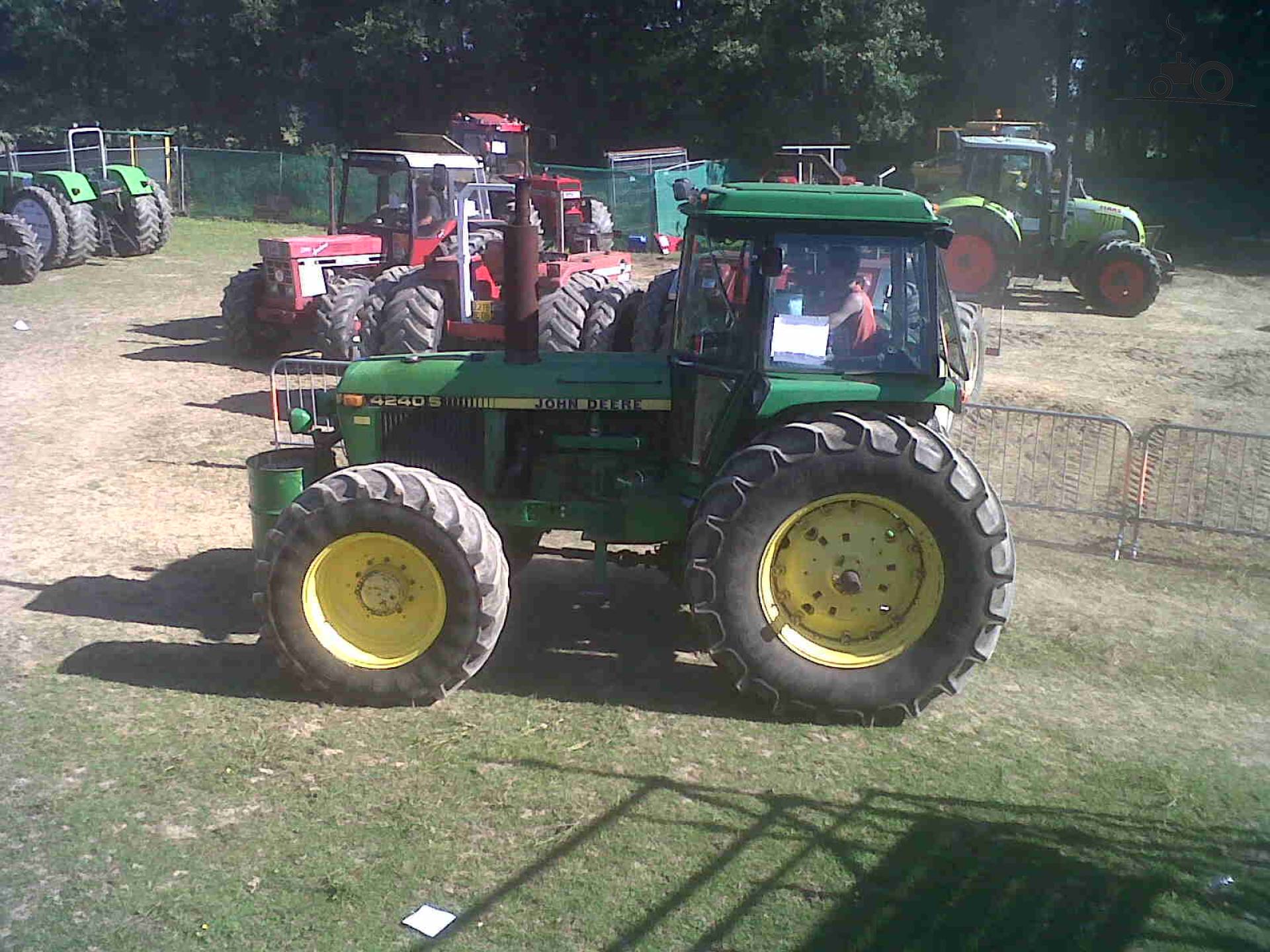 John Deere 4240 S