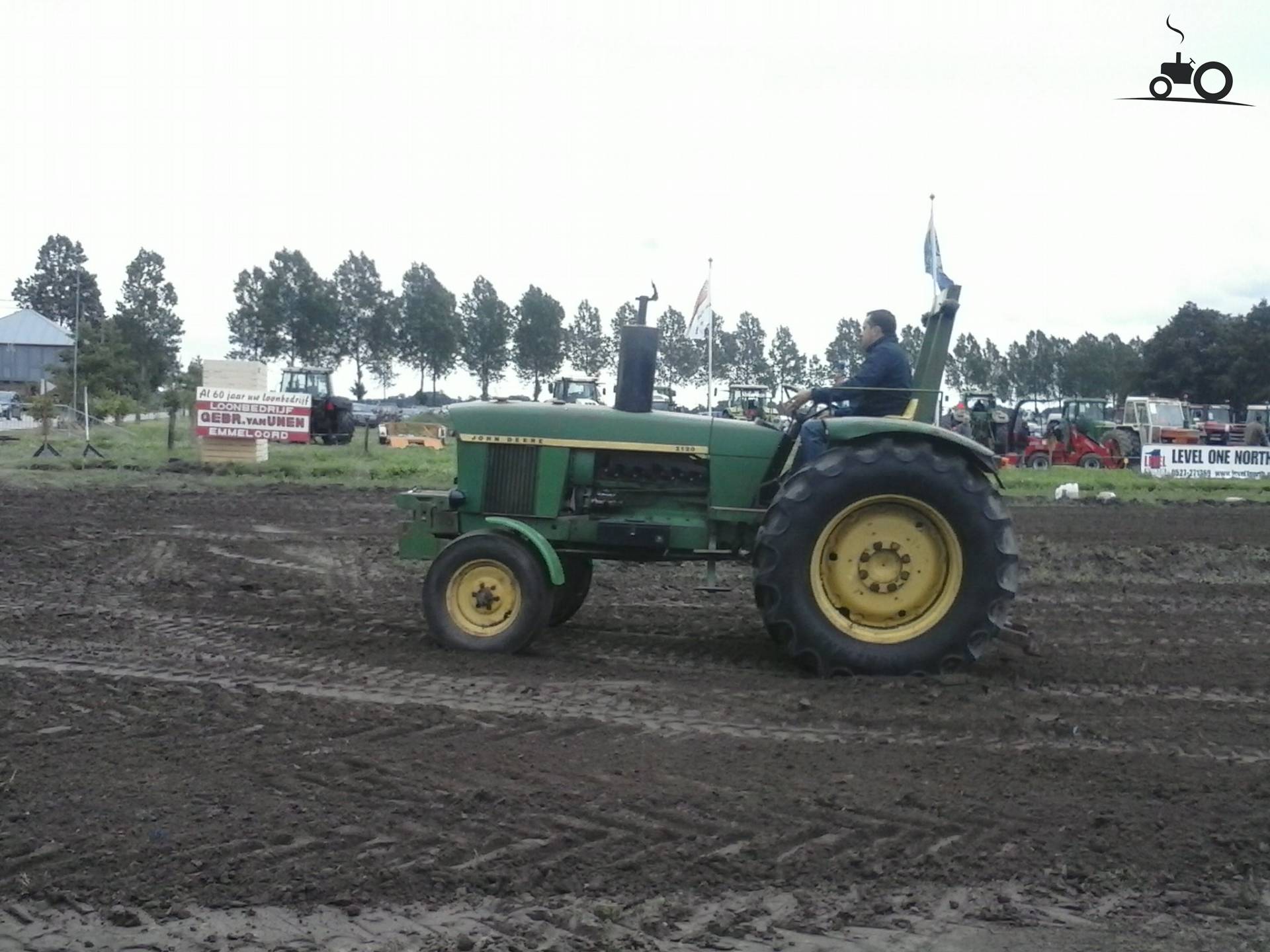 Foto John Deere 3120 #662791