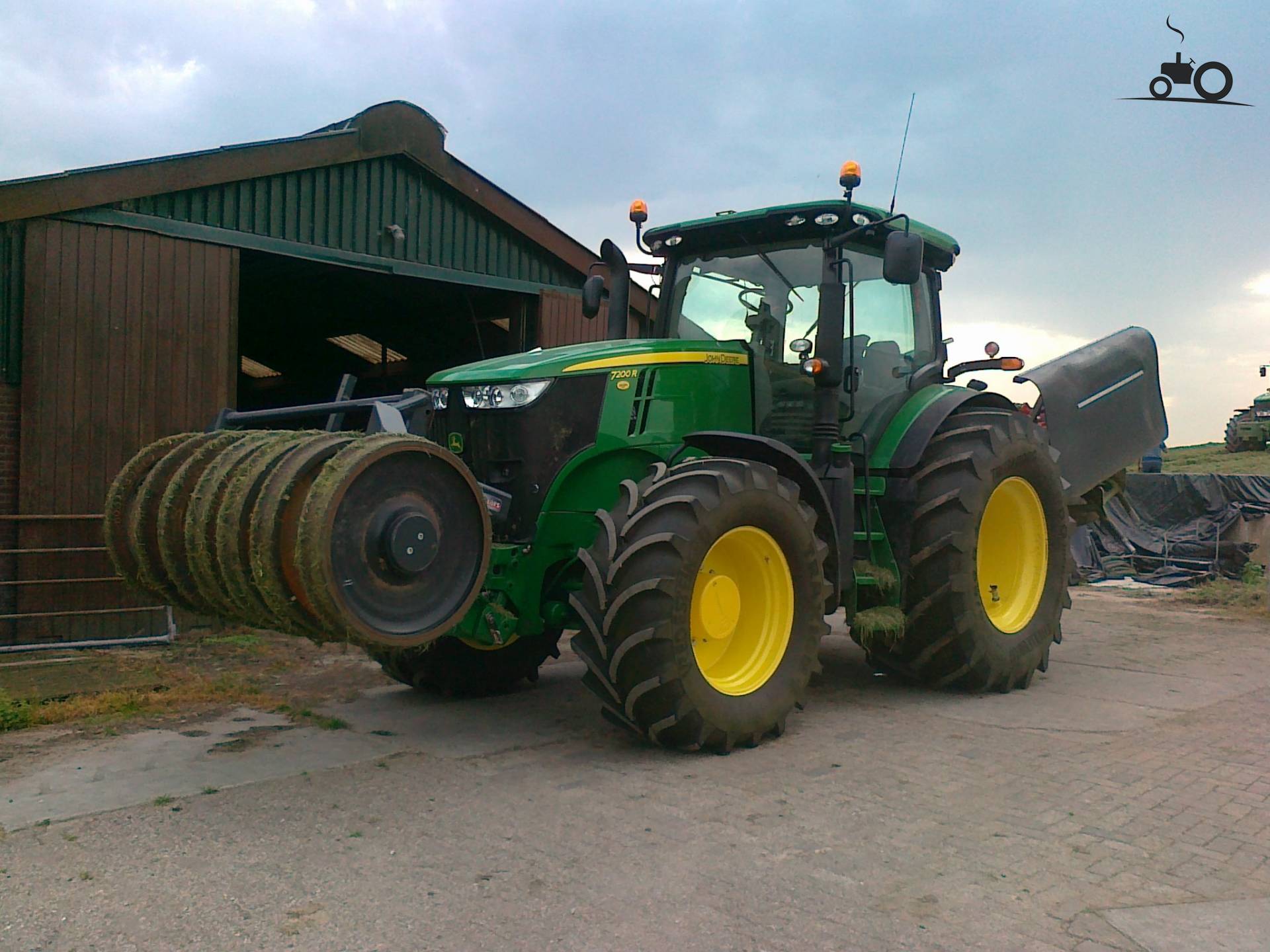 Foto John Deere 7200R #669882